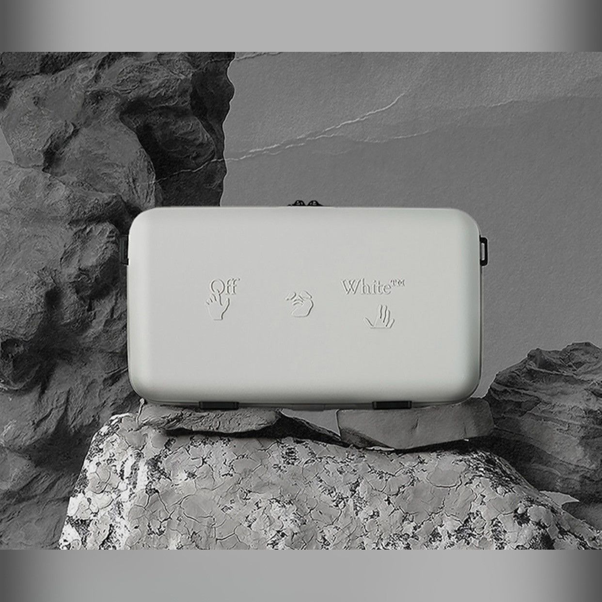 Off-White Amore Pacific x Off White Protection Box | Grailed