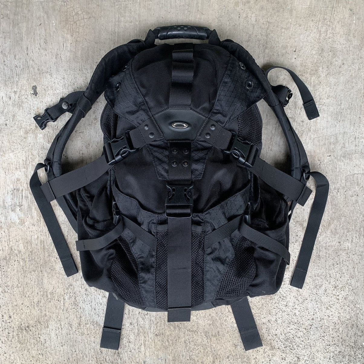 Backpack × Oakley × Vintage Vintage Oakley icon Backpack | Grailed