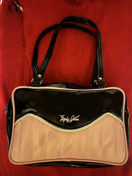 Vintage Original Trophy Queen Purse - baby pink & black | Grailed