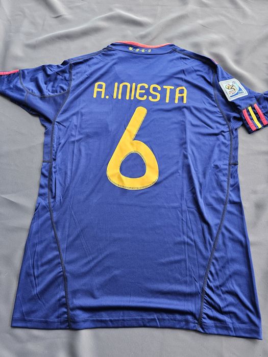 Adidas 2010 world cup spain #6 Iniesta jersey S | Grailed