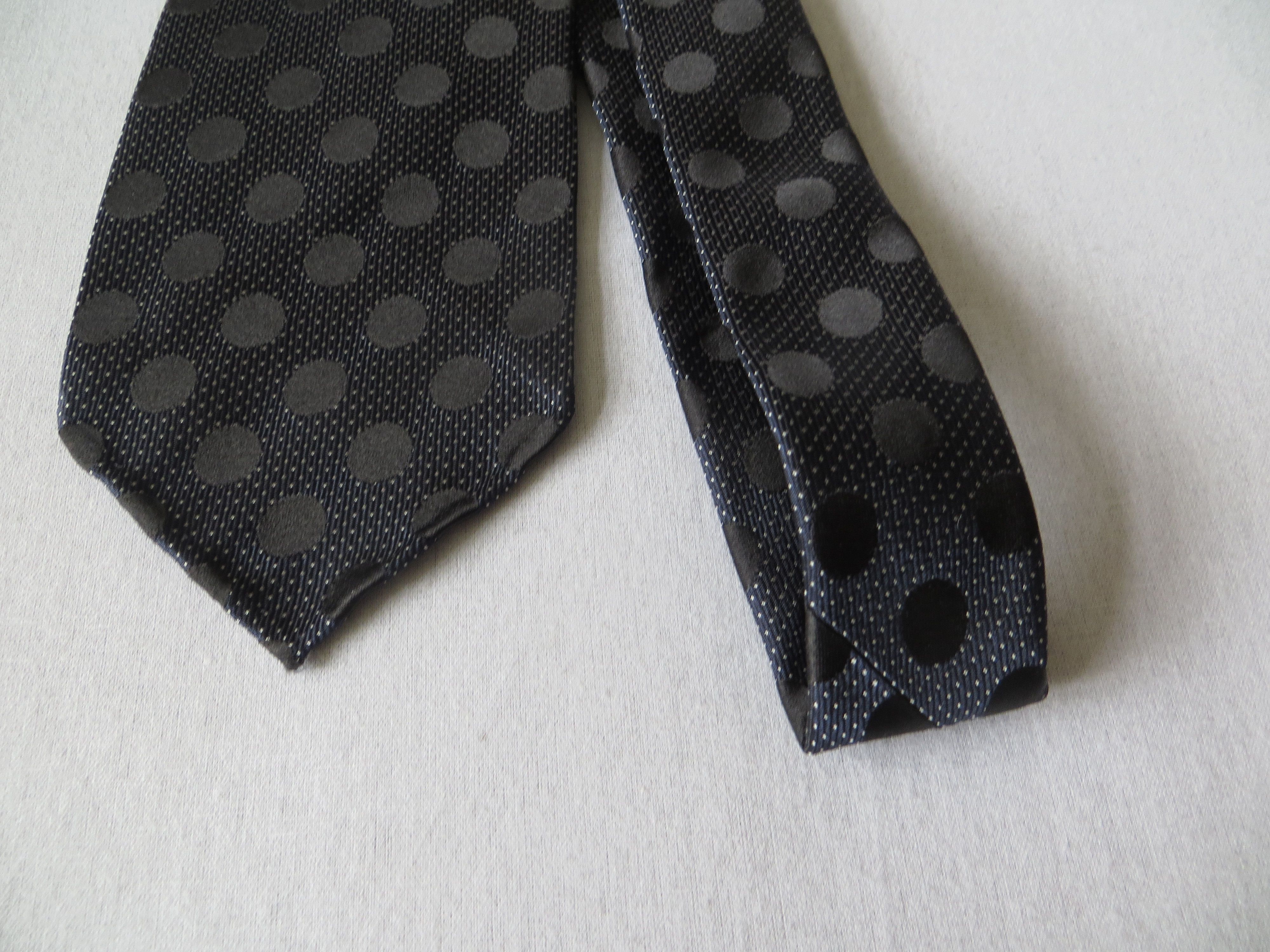 Drakes HAND ROLLED EDGE BLUE SILK SPOTTED TIE | Grailed