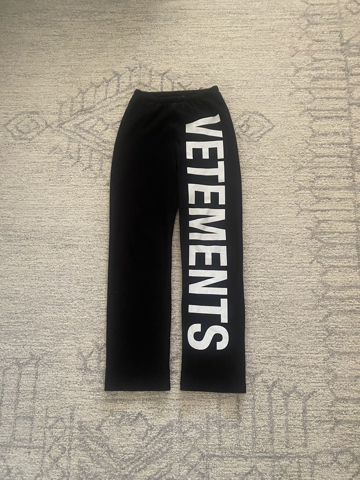 Vetements Vetements Logo Sweatpants | Grailed