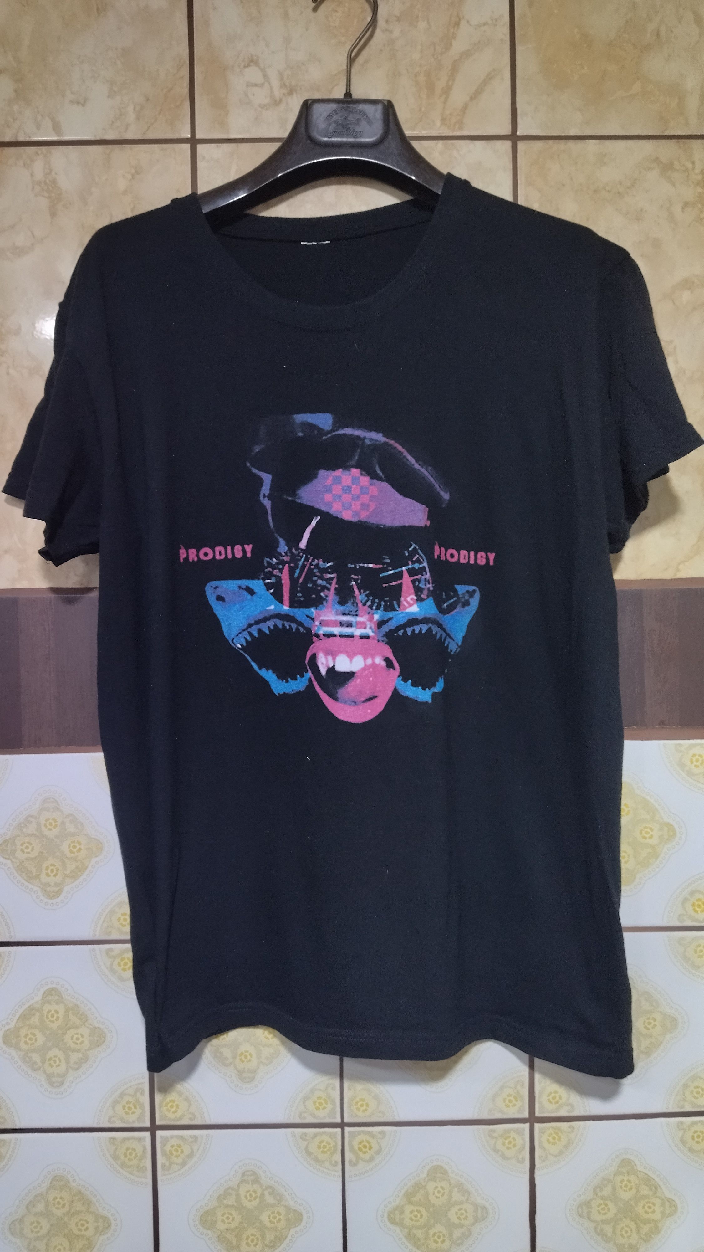 Avant Garde × Band Tees × Vintage Rave wear outfit The Prodigy Girls ...