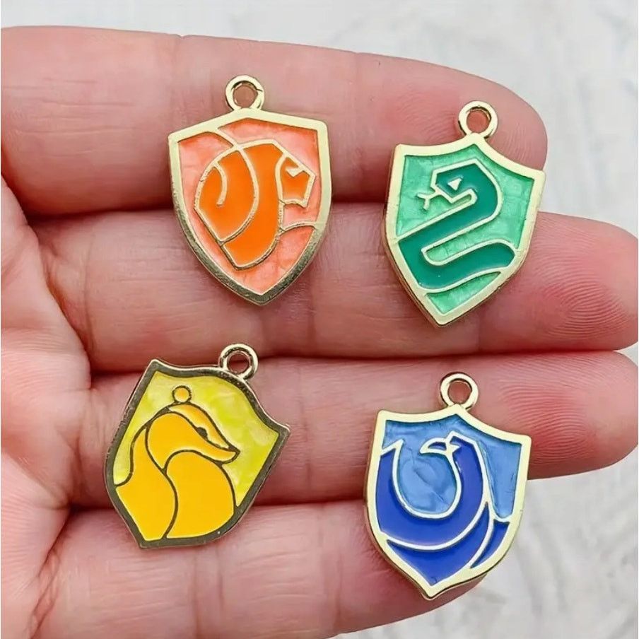 Pins Harry Potter Hogwarts Ravenclaw Enamel Pendant 113-3 | Grailed