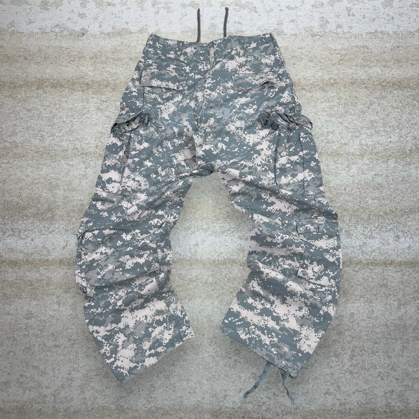 Vintage Crazy Vintage 90s Military Camo Tactical Pants Baggy Digital ...