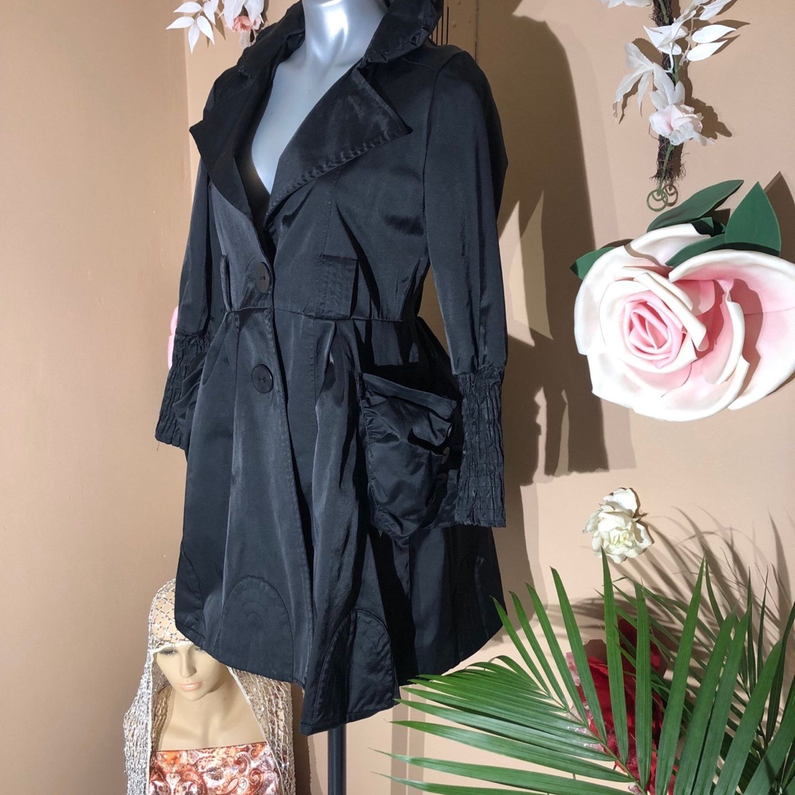 Free Style French rain jacket coat with deep ruffle pockets | Grailed