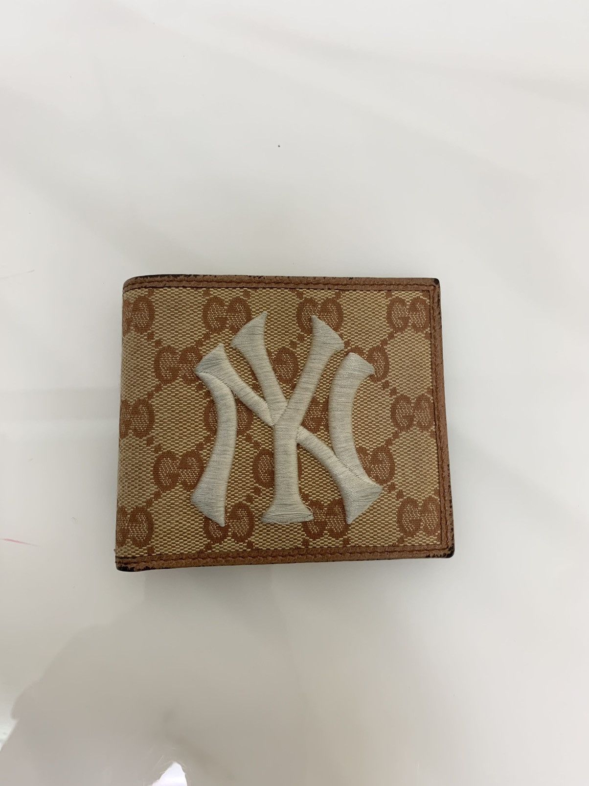 Gucci Gucci New York Yankees Patch Wallet | Grailed