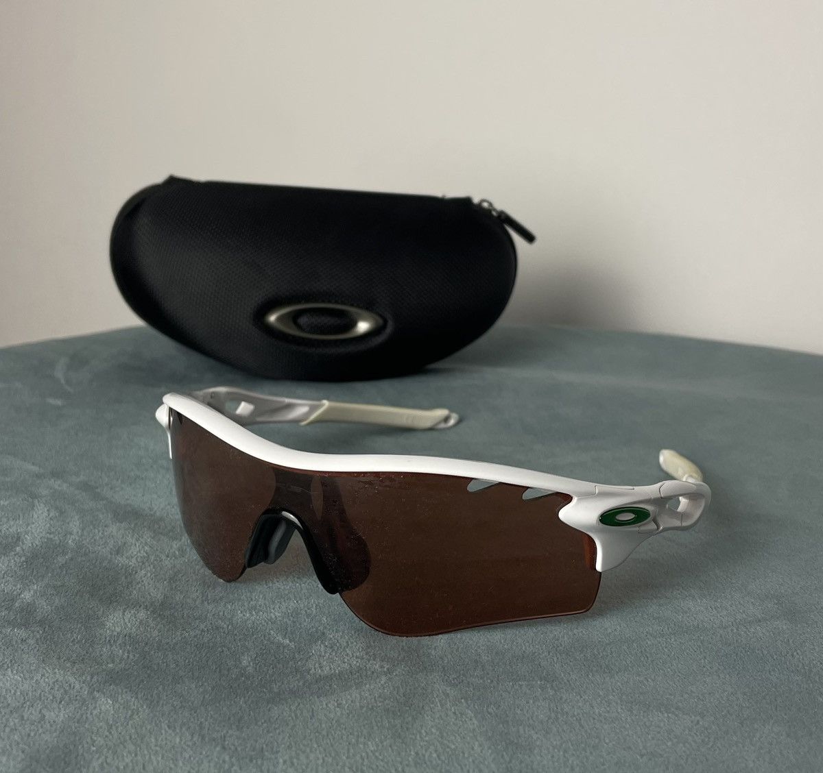 Oakley × Vintage 90s Oakley Vintage Radarlock Sunglasses Gorpcore | Grailed