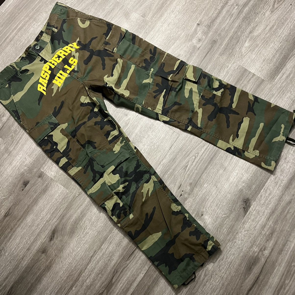 The GV Gallery GV Gallery Raspberry Hills Camo Cargo Pants | Grailed