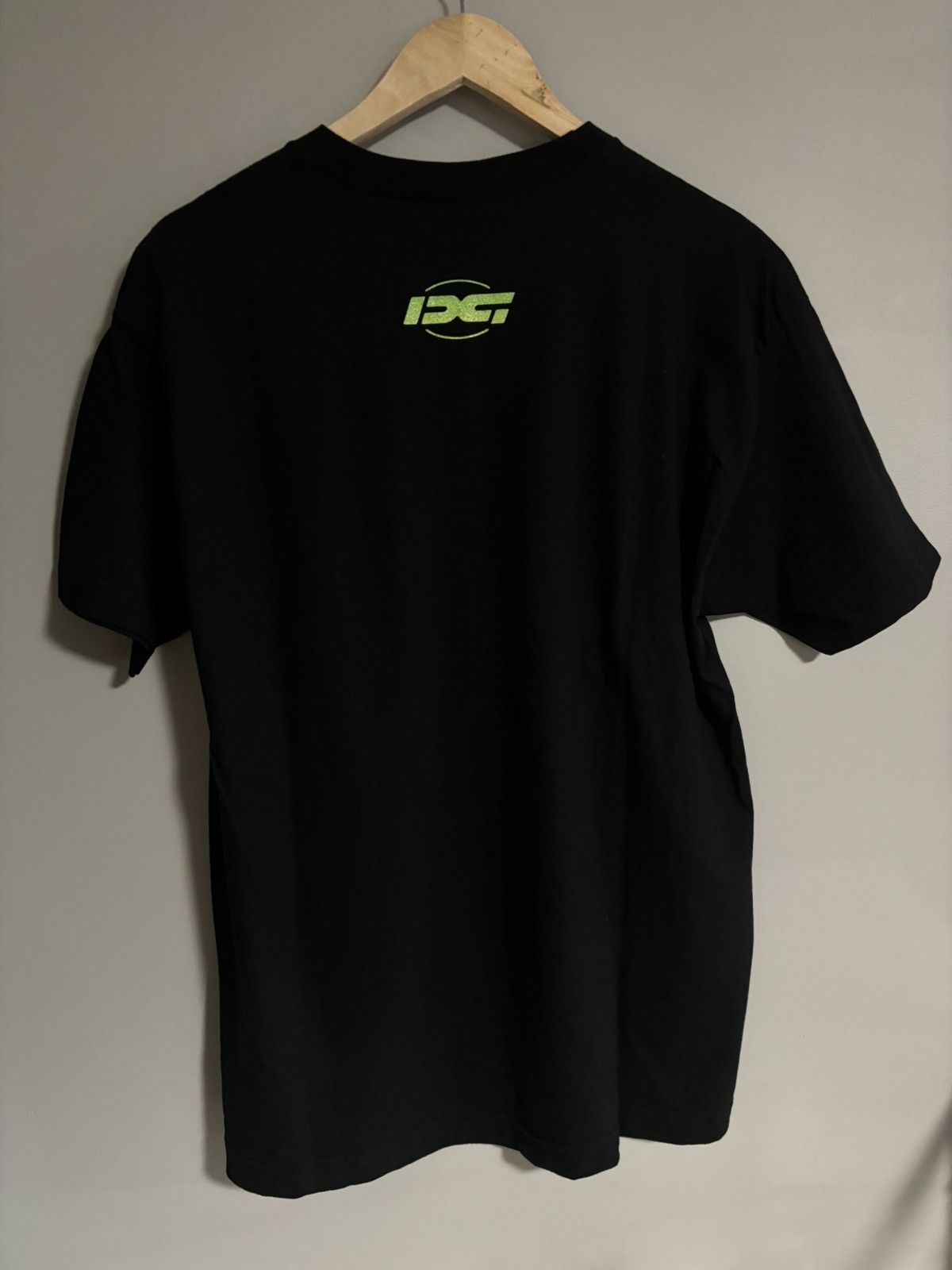Drain Gang × Sad Boys Bladee LA Razorwire logo t shirt black and neon ...