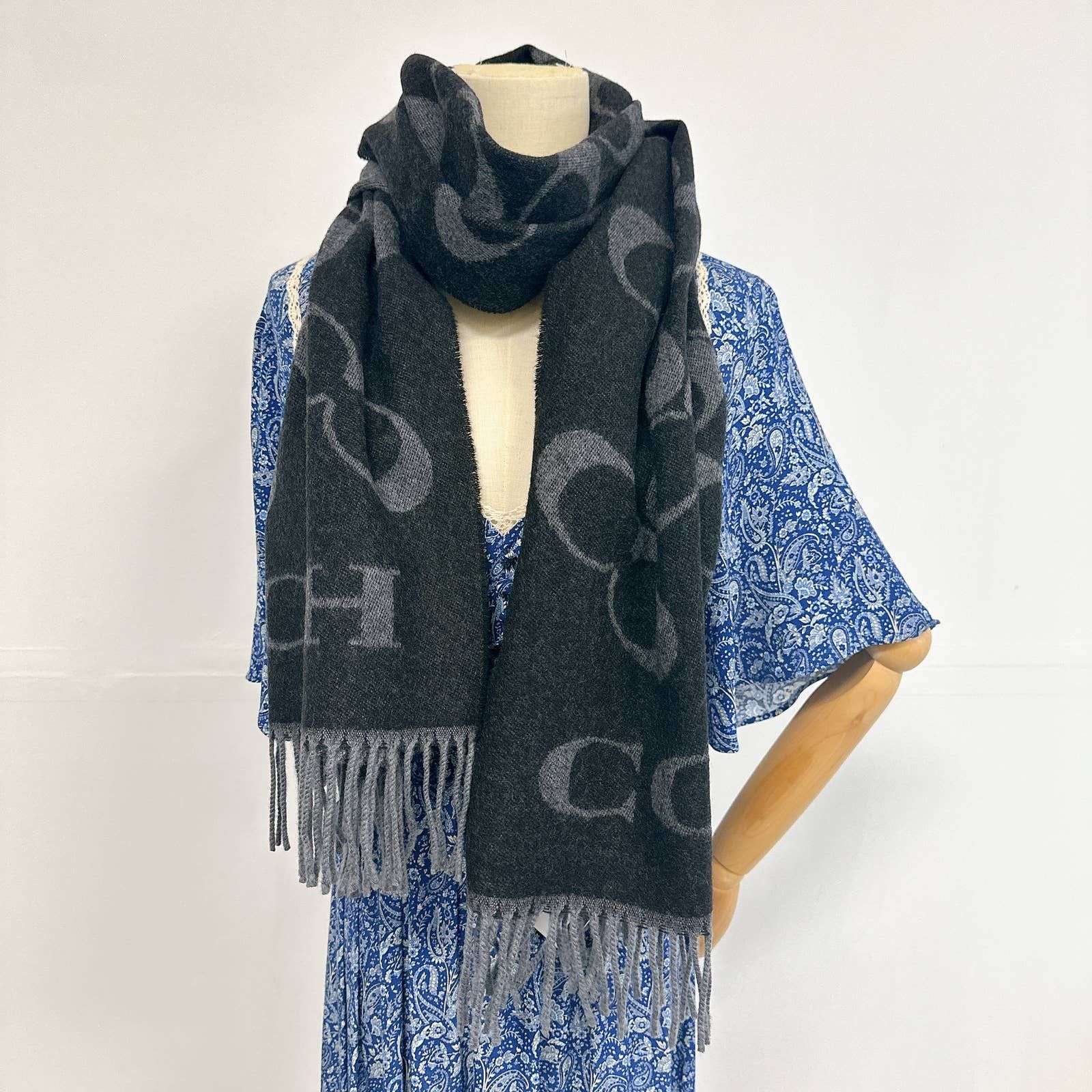 Coach Coach CB684 Signature Oversized Muffler IN Black | Grailed