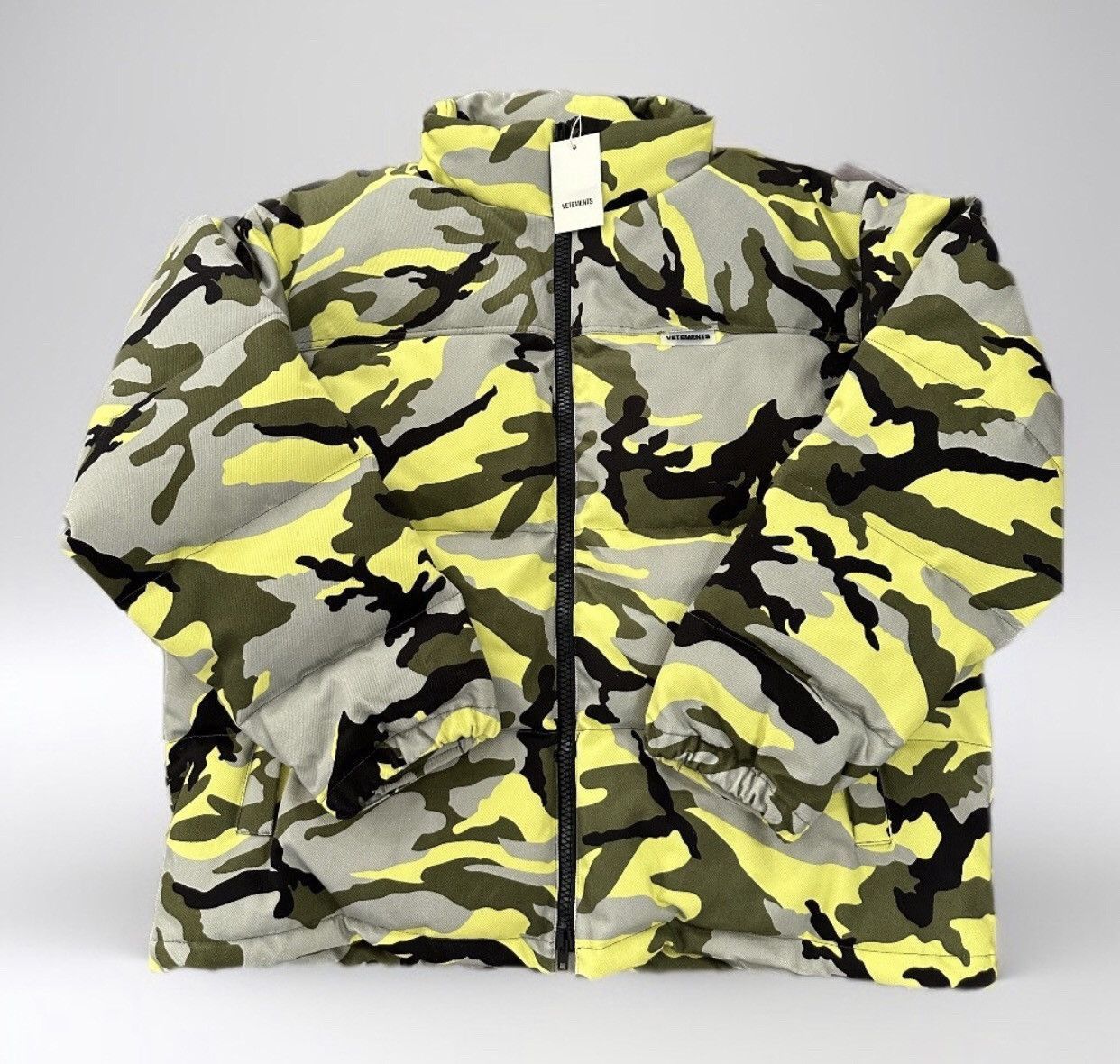 Vetements Vetements Camouflage Puffer jacket - DMC | Grailed