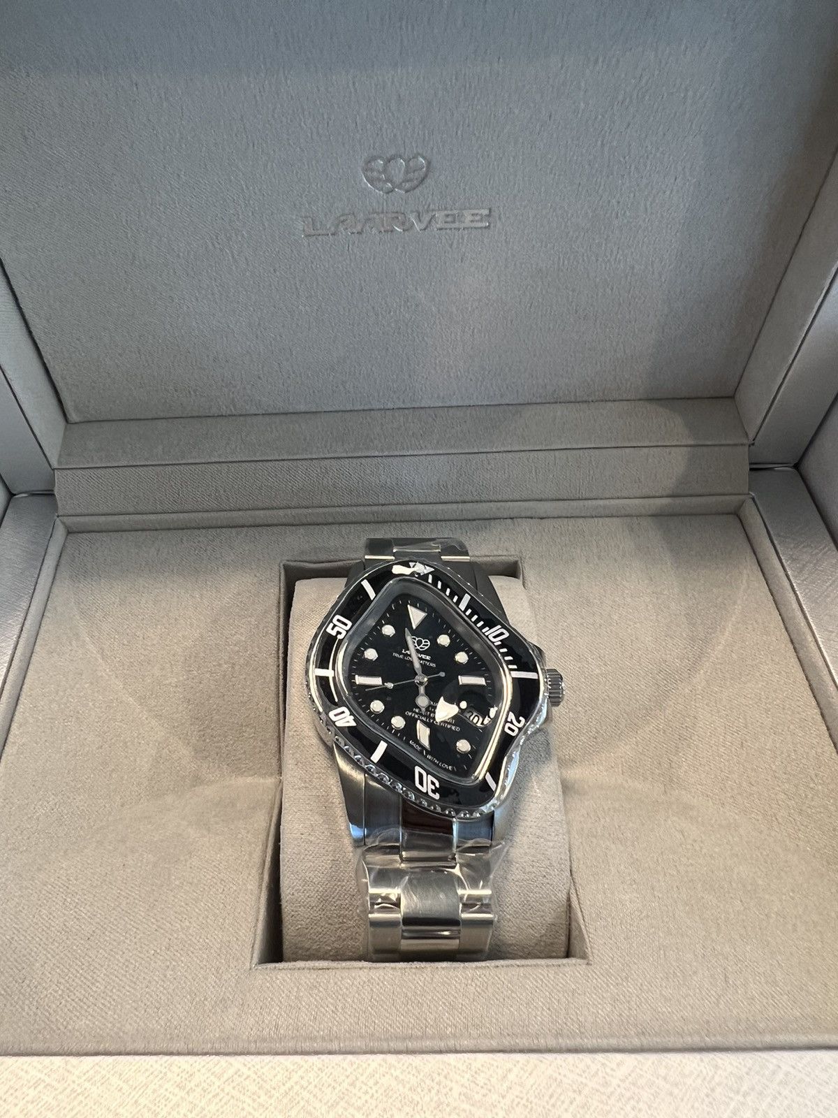 Laarvee Laarvee PEA001 Crash Watch - BLACK BEZEL & BLACK DIAL | Grailed