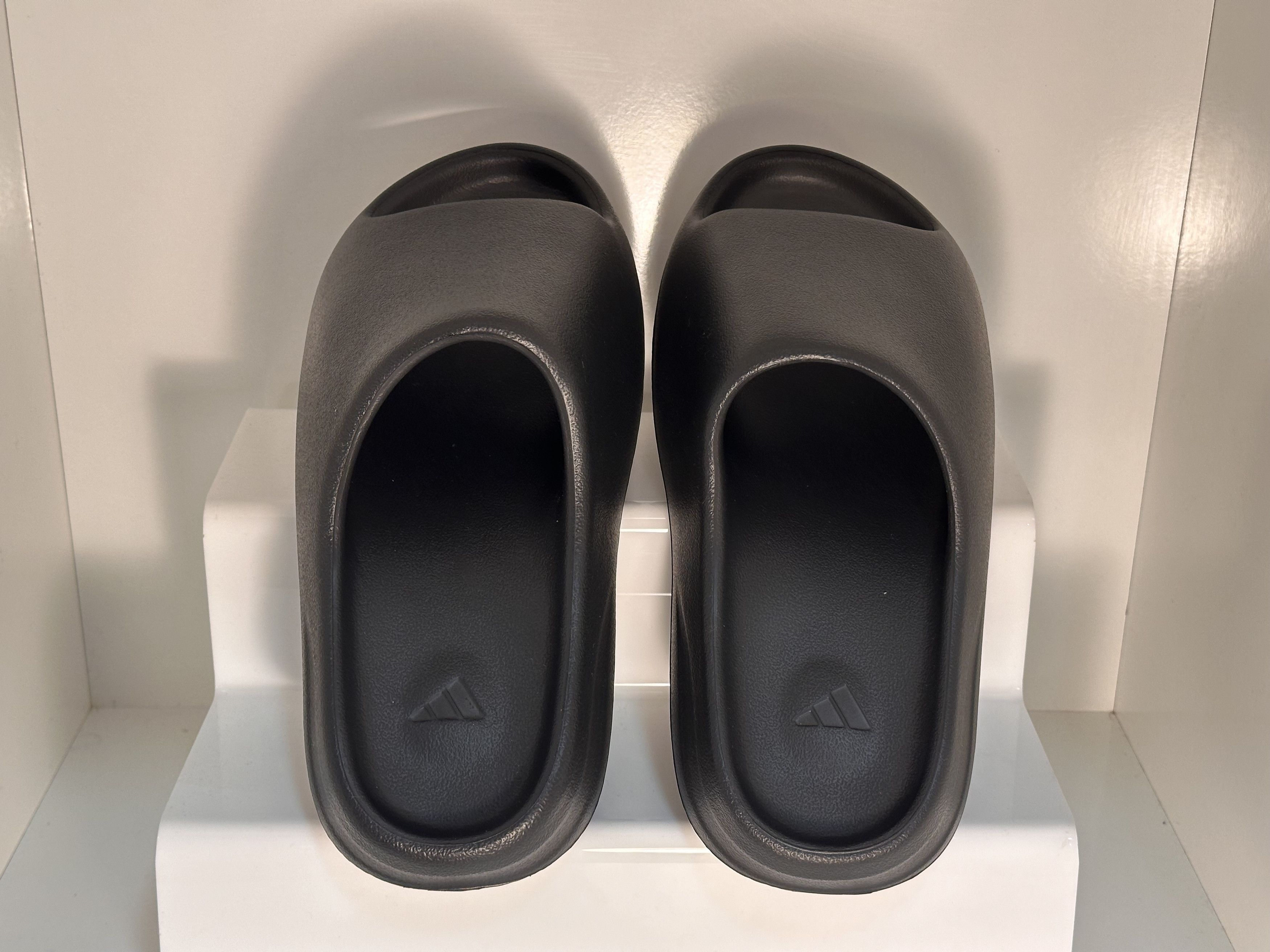 Adidas × Kanye West Yeezy slides "Onyx" | Grailed