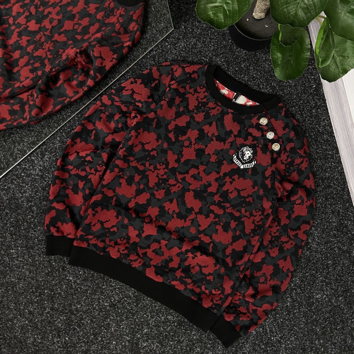 Versace × Versus VERSACE VERSUS LUXURY MENS CAMO MINI LOGO SWEATSHIRT ...