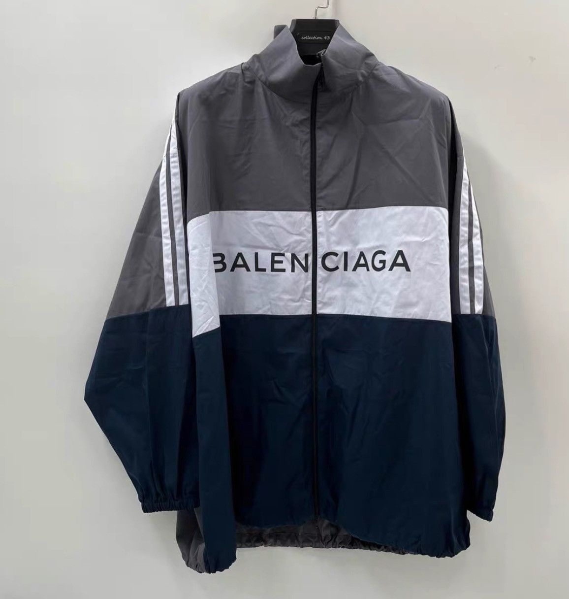 Balenciaga Balenciaga White And Grey Mixed Color Printed Pattern Logo J ...