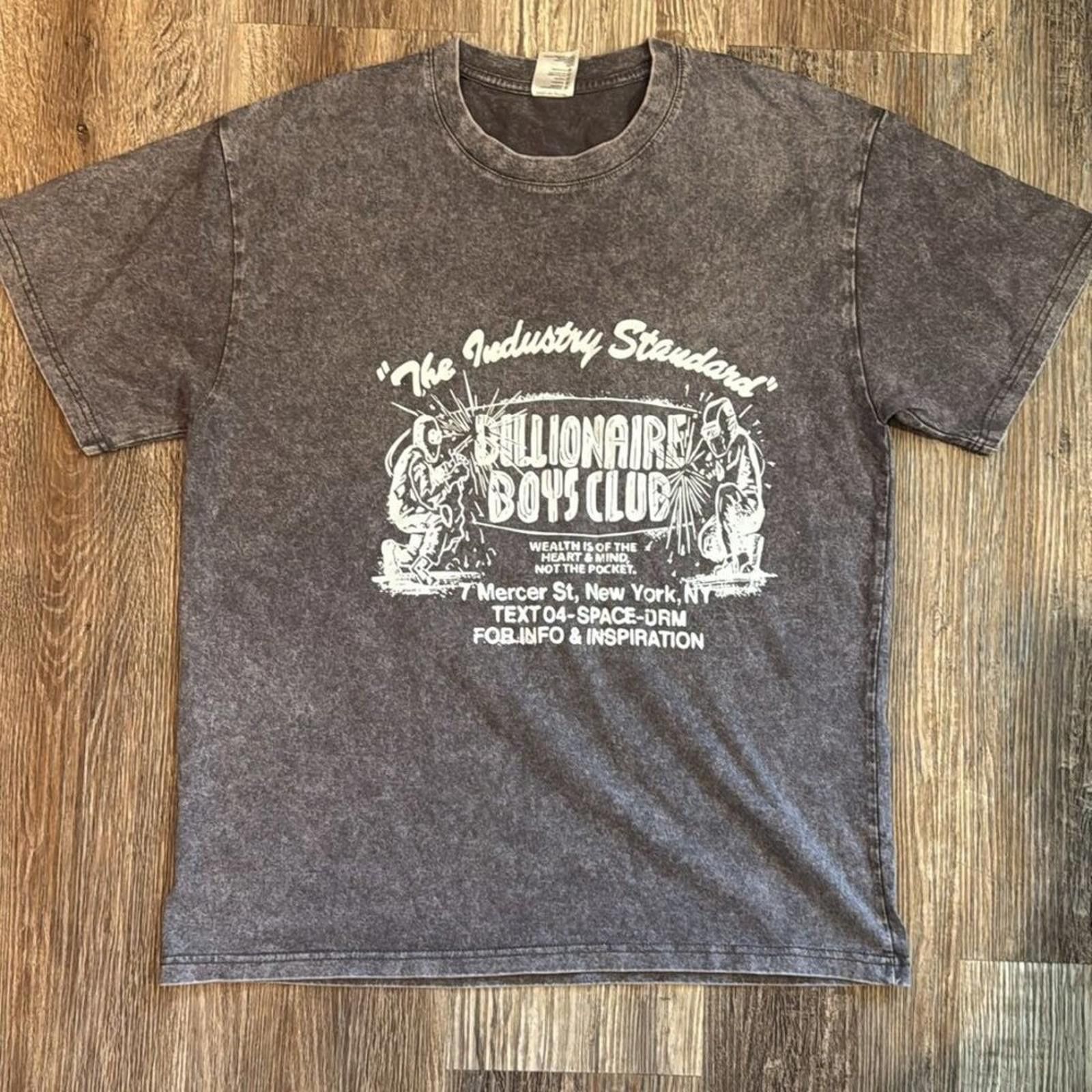 Designer #2992-cotton 100%, super soft, super comfy, graphic tee | Grailed