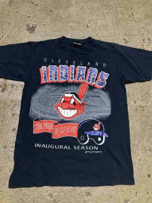 Vintage VINTAGE 90s CLEVELAND INDIANS MLB CHIEF WAHOO LOGO BLACK TEE | Grailed