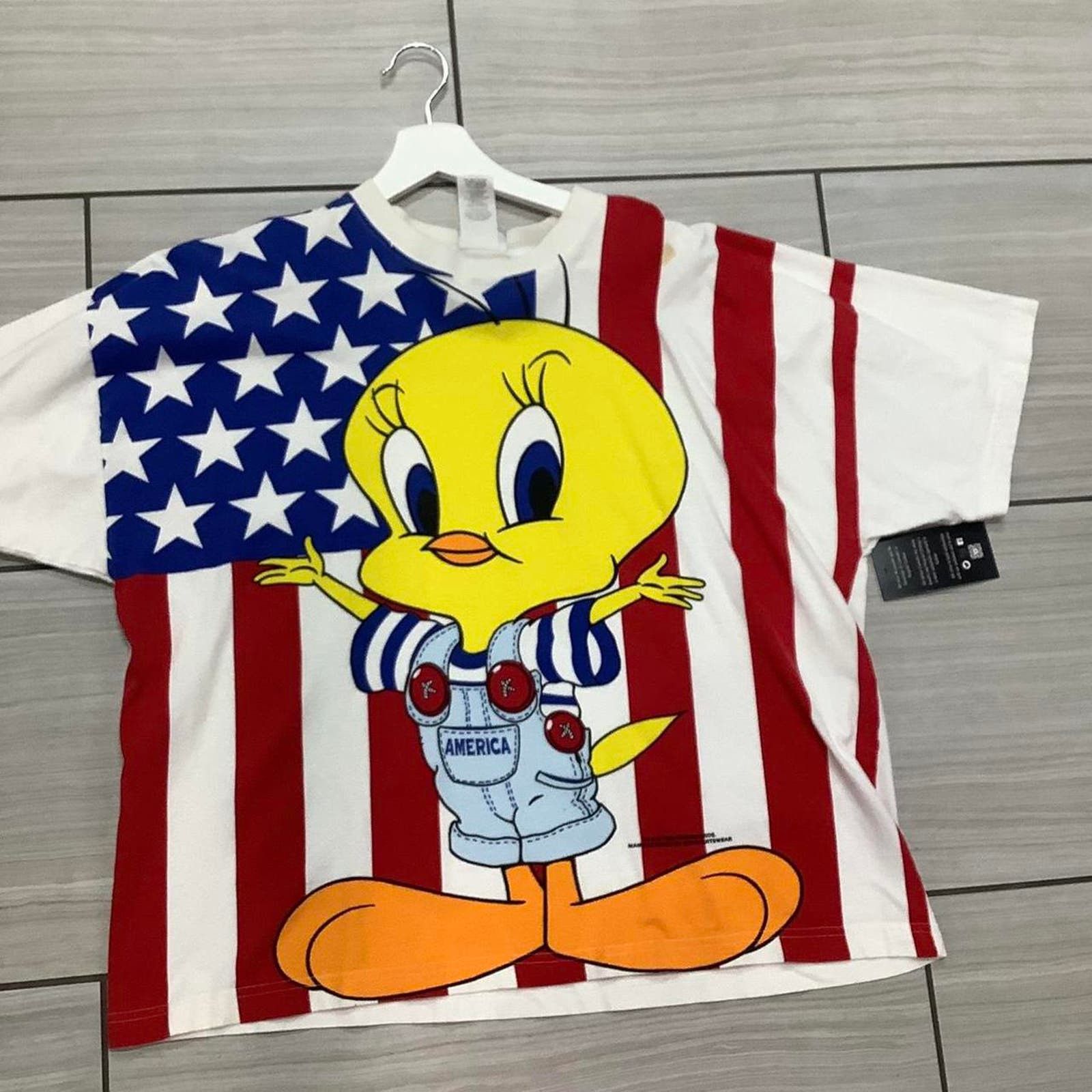 Vintage 1995 American flag Tweety T-shirt | Grailed