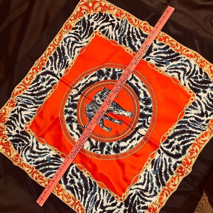 Versace Gianni Versace Atelier Silk Foulard Tiger animal print squa ...