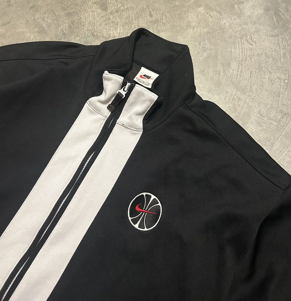 Nike × Streetwear × Vintage Nike Basketball Logo Zip Up Jacket | Grailed