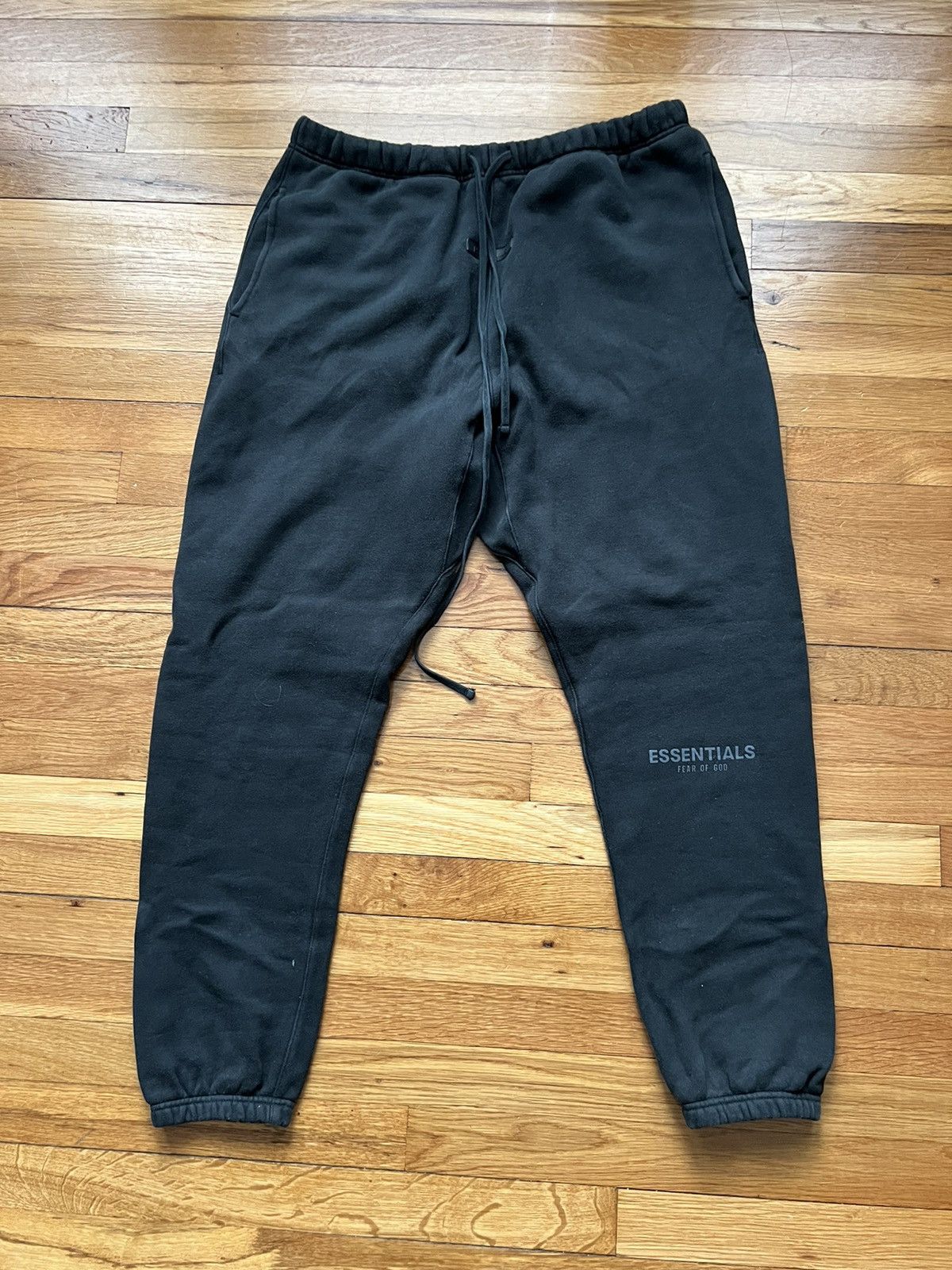 Essentials × Fear of God Fear of god essentials black sweatpants XL ...