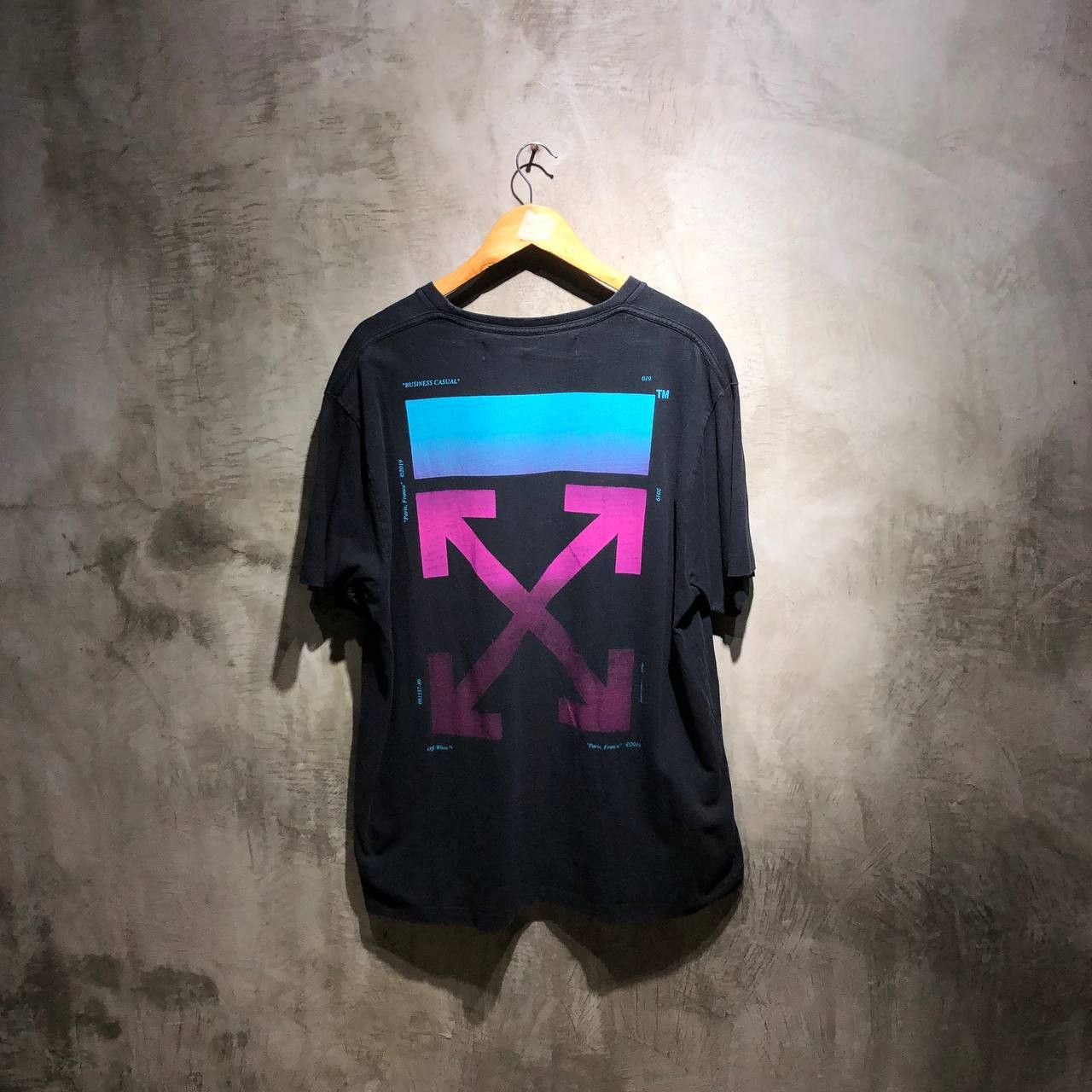 Off-White Off-white gradient arrows tee | Grailed