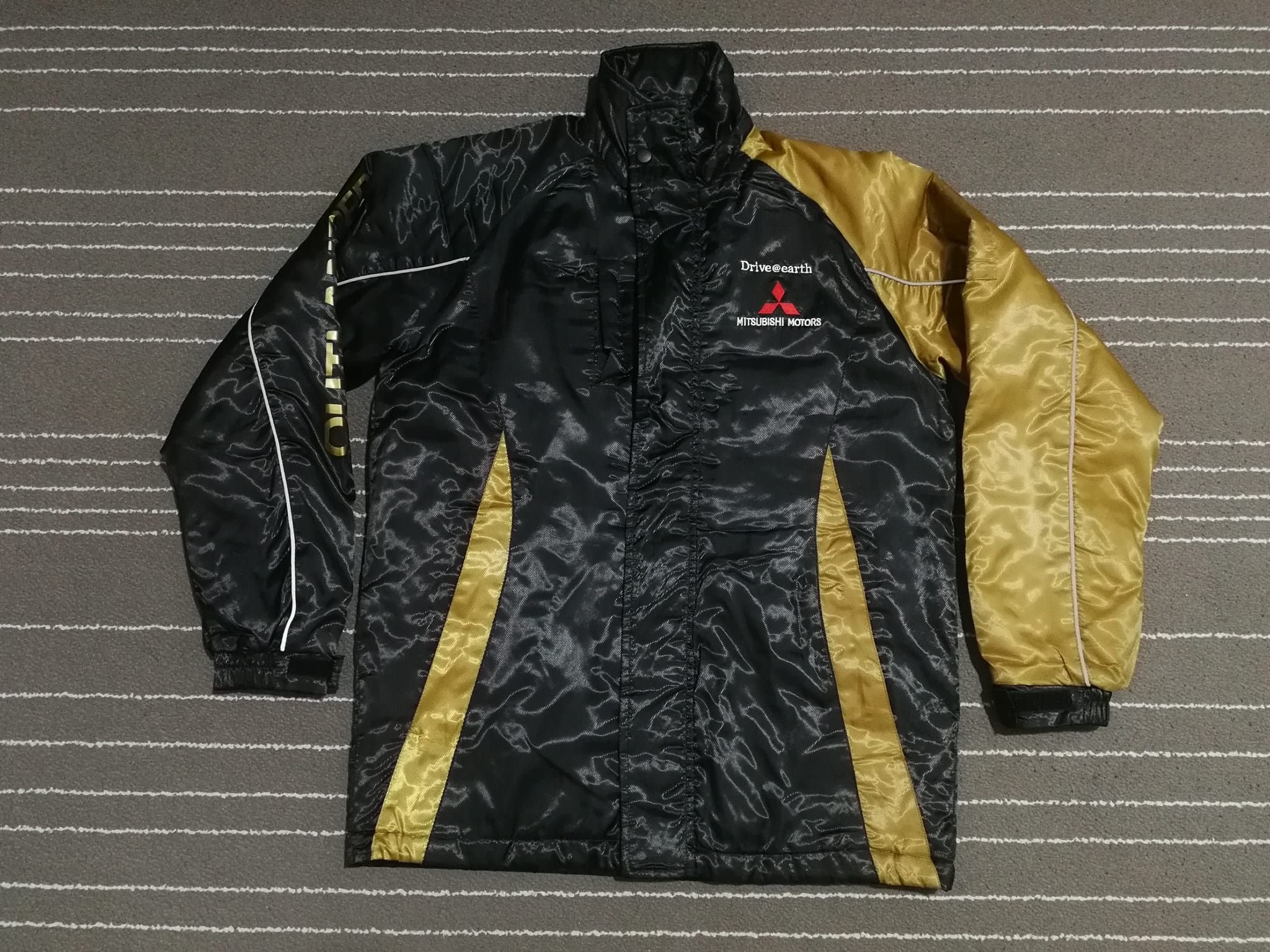 Japanese Brand MITSUBISHI MOTORS drive Earth outlander phev S | Grailed