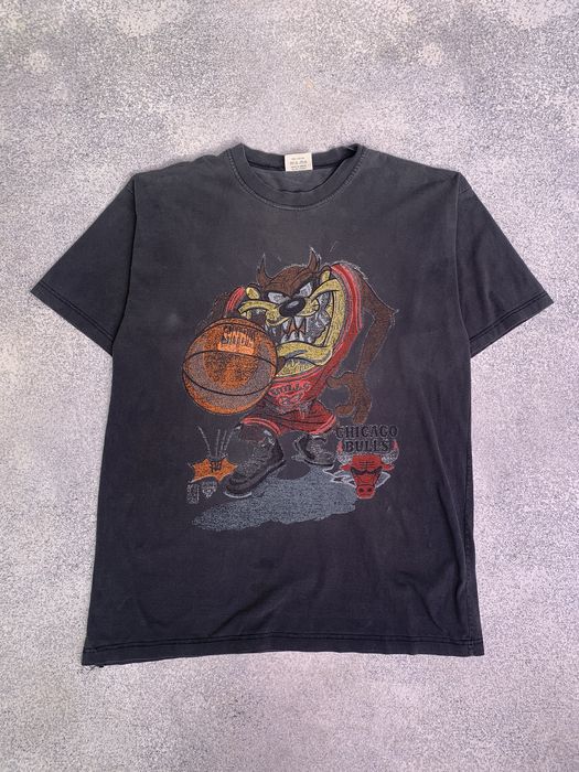 Vintage Vintage Warner Brothers Tazz Chicago Bulls NBA 90s T-shirt ...