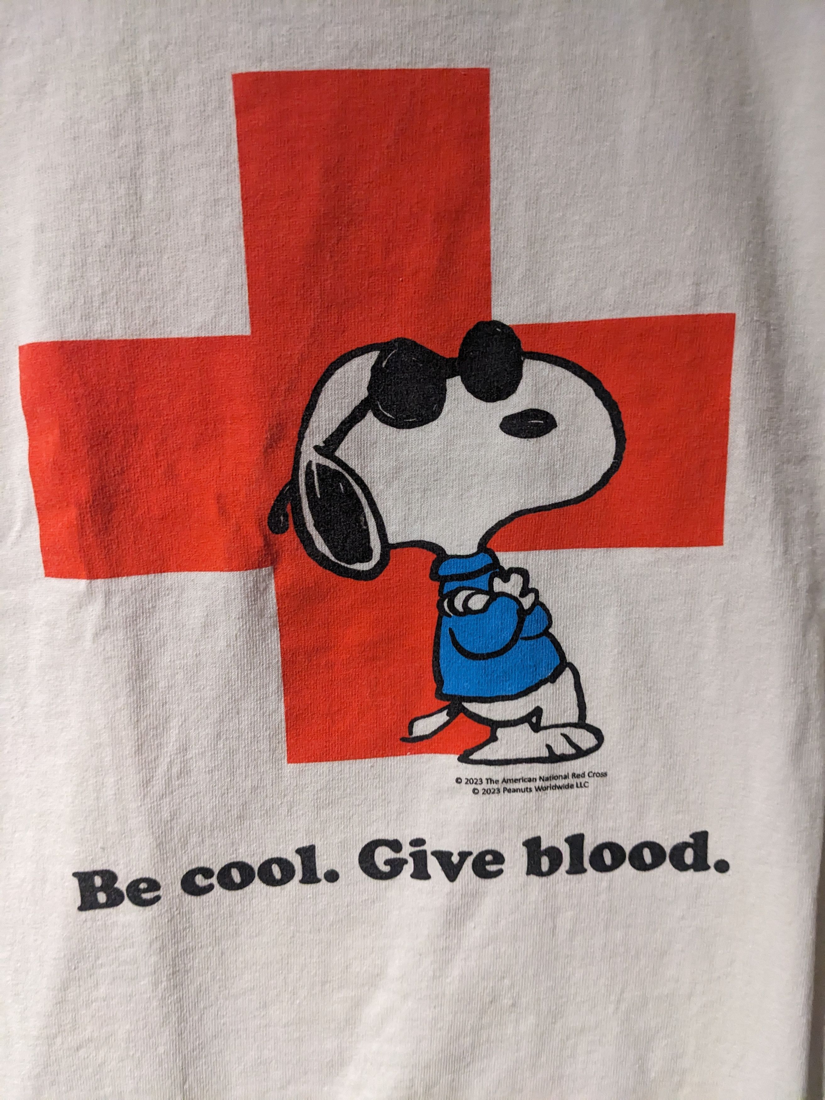 Gildan × Peanuts × Streetwear Snoopy Be Cool Give Blood American Red ...