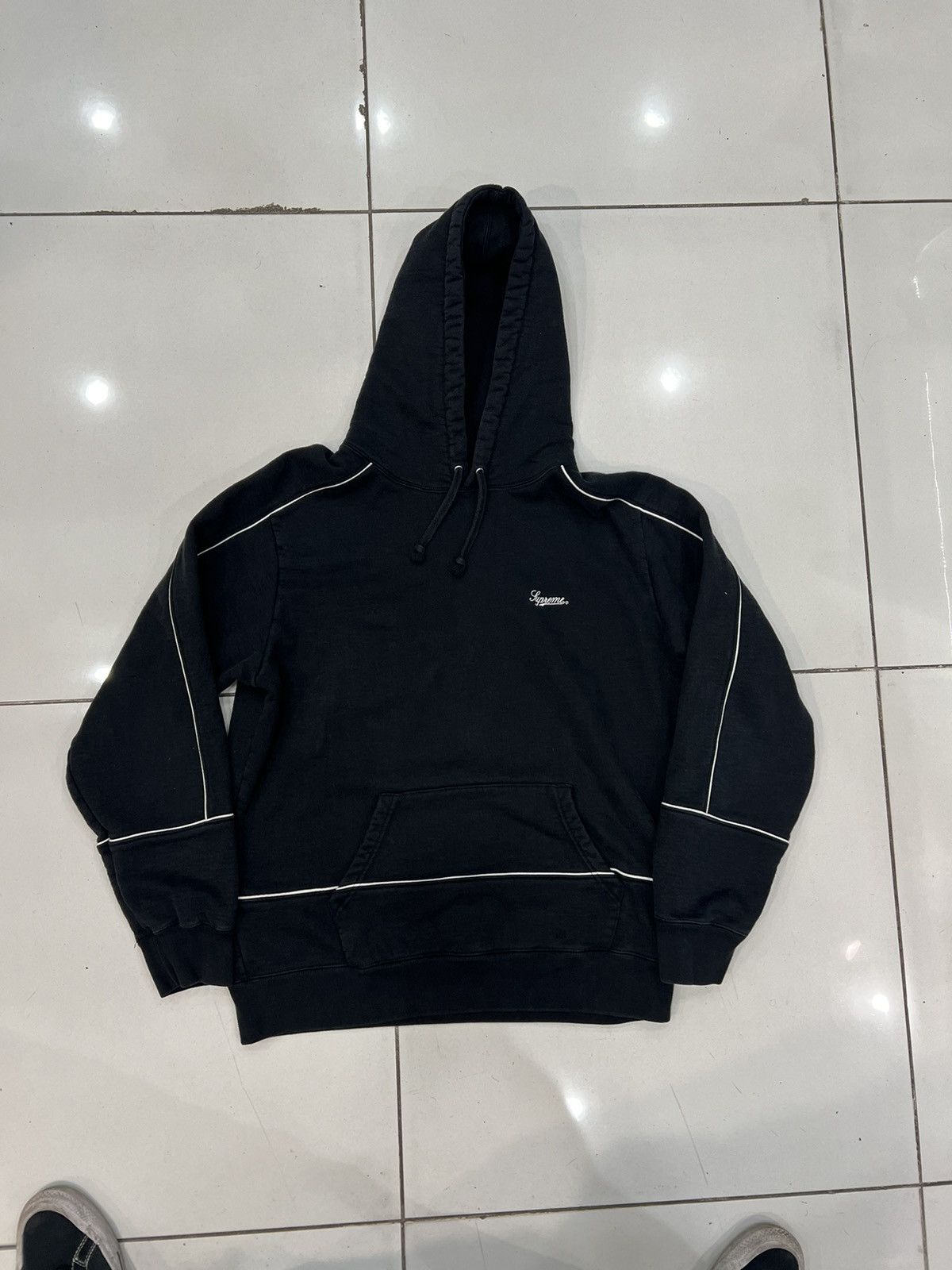 Supreme SUPREME CURSIVE LOGO HOODIE | Grailed