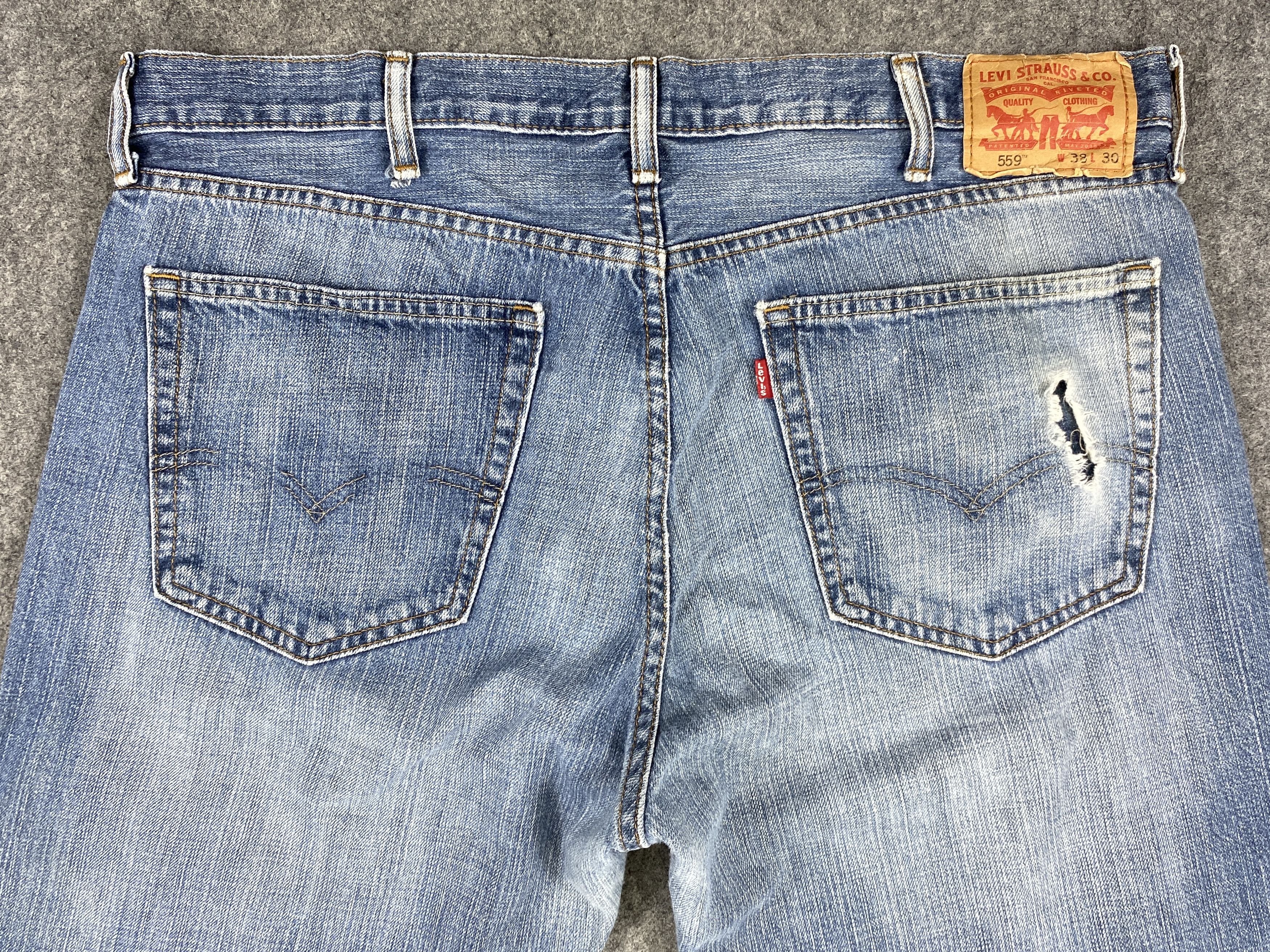 Japanese Brand Vintage Levi's 559 Relaxed Straight Jeans - Size 40x29.5 ...