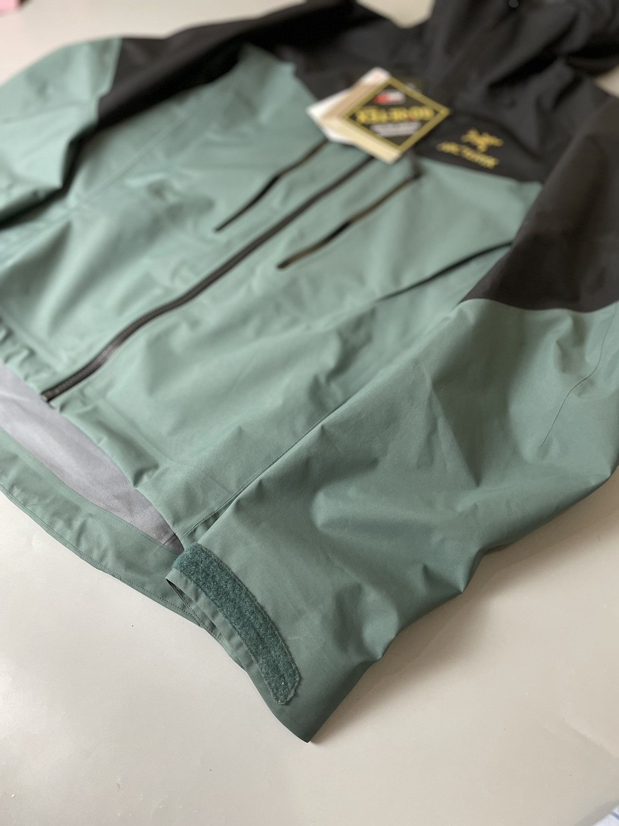 Arc'teryx Arc’teryx Alpha SV Dark magic jacket | Grailed
