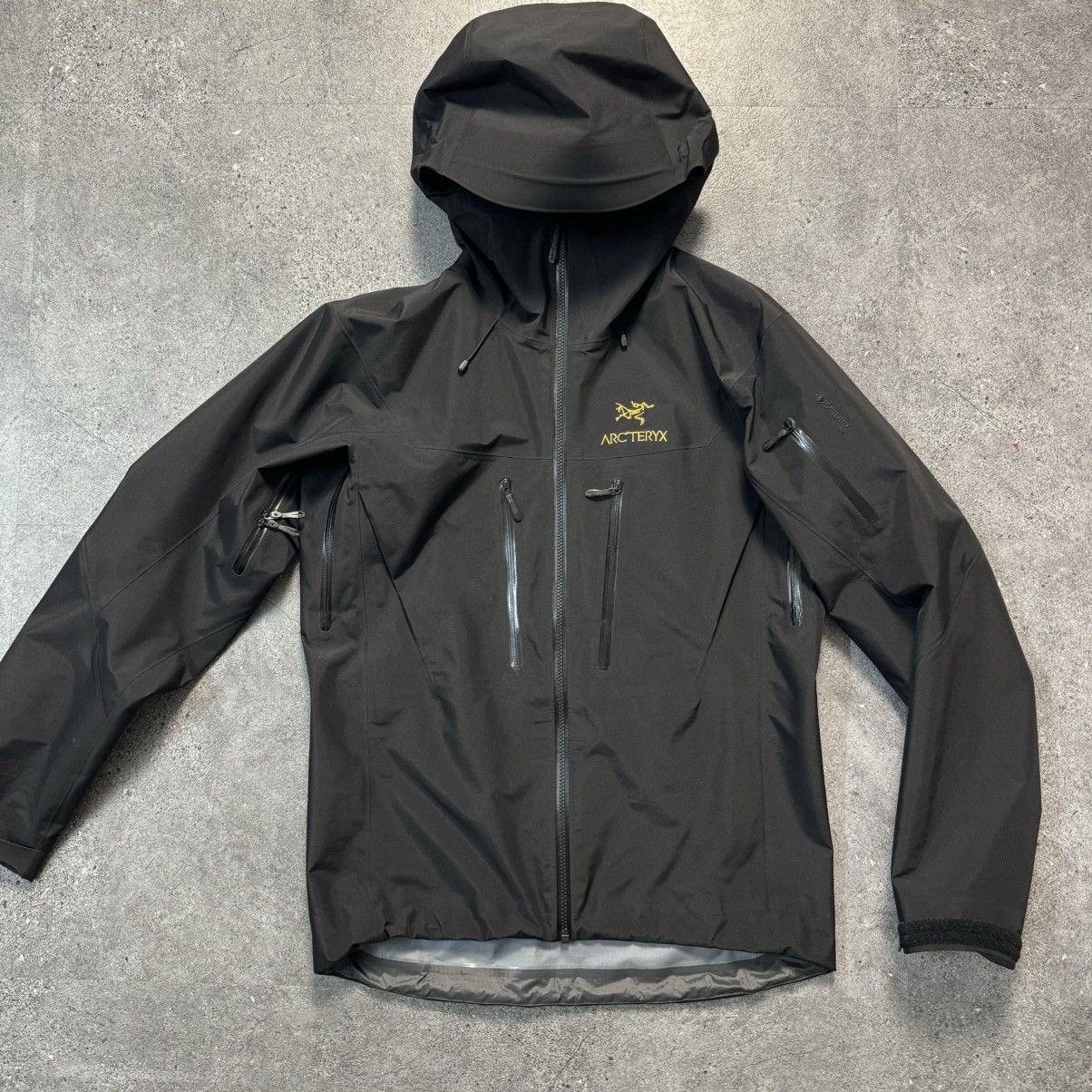 Arc'teryx × Goretex Arc'teryx Alpha SV Gold 24k | Grailed