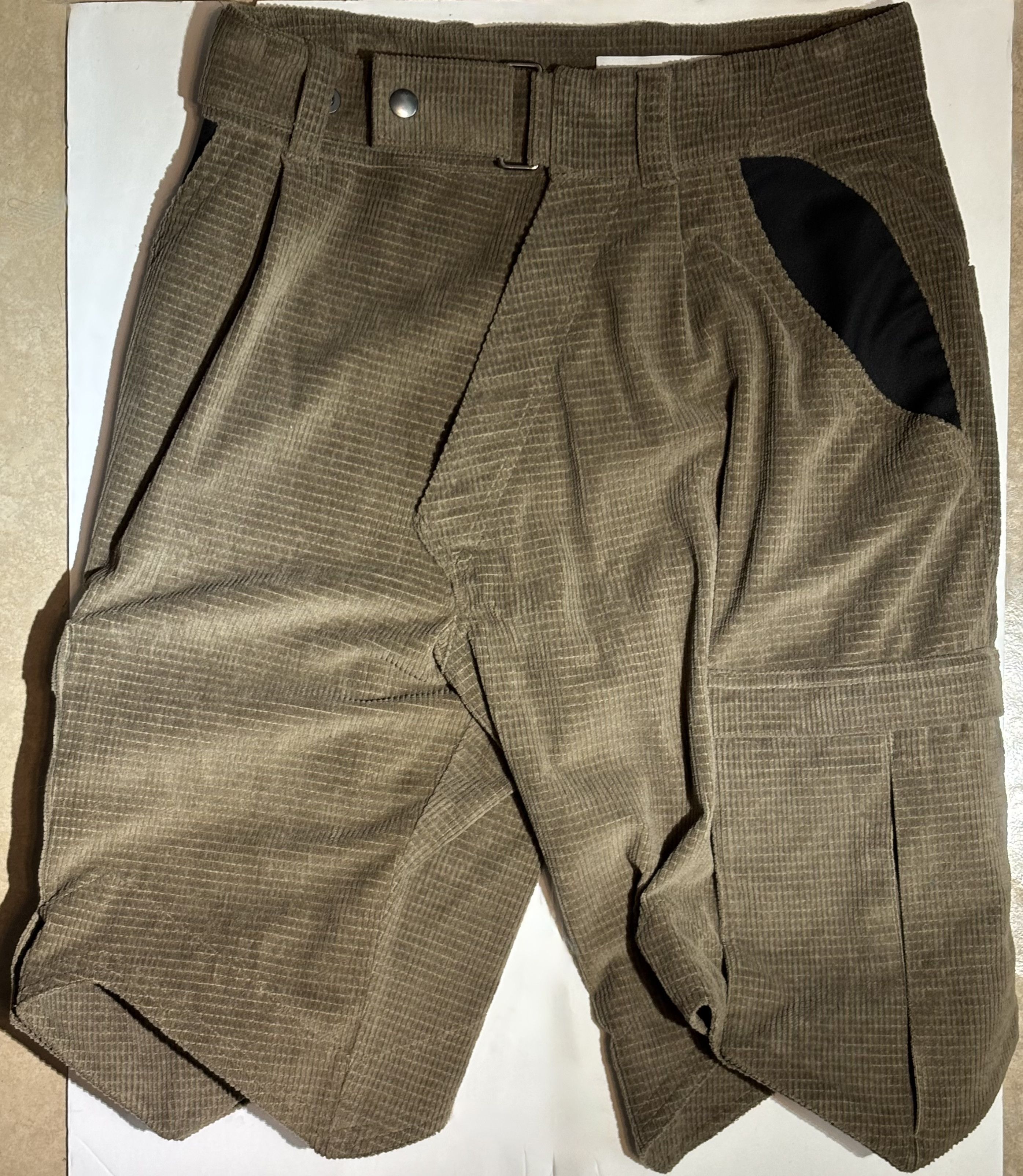 Kiko Kostadinov BINDRA CARGO SHORTS - LICHEN GREEN | Grailed