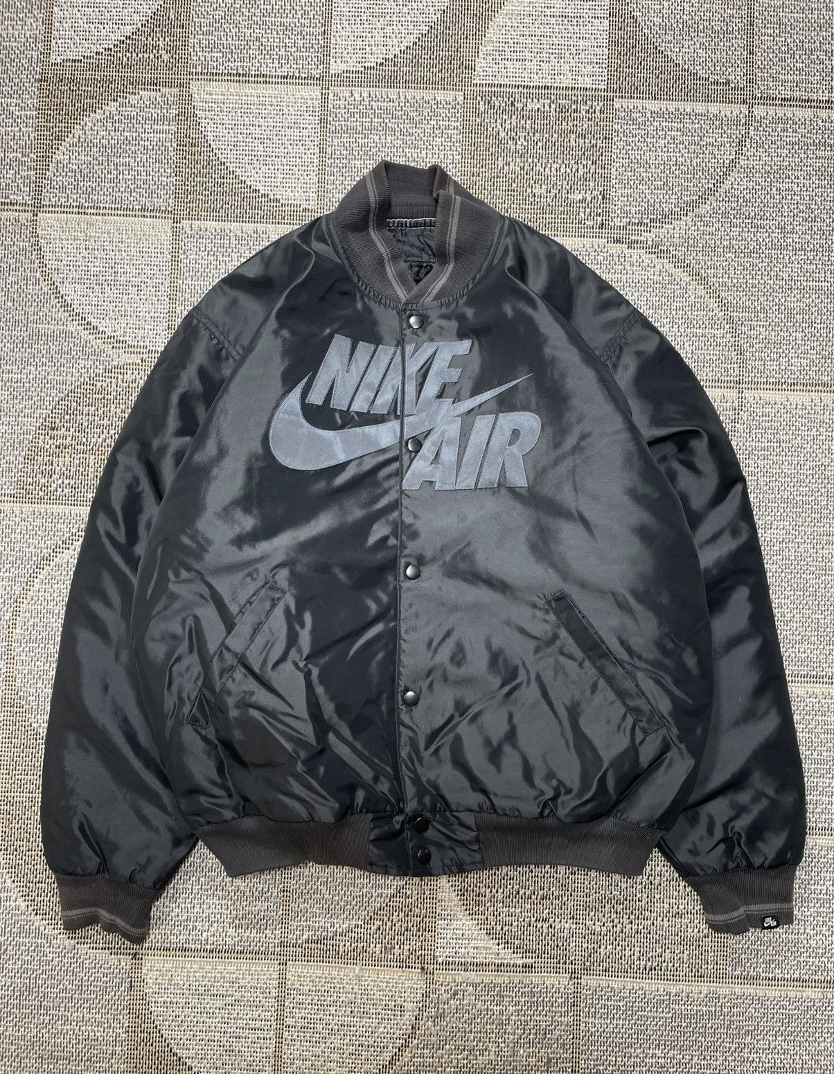 Nike × Streetwear × Vintage Vintage Nike Bomber 00s Big Logo Nike × Streetwear × Vintage Vintage Nike Bomber 00s Big Logo