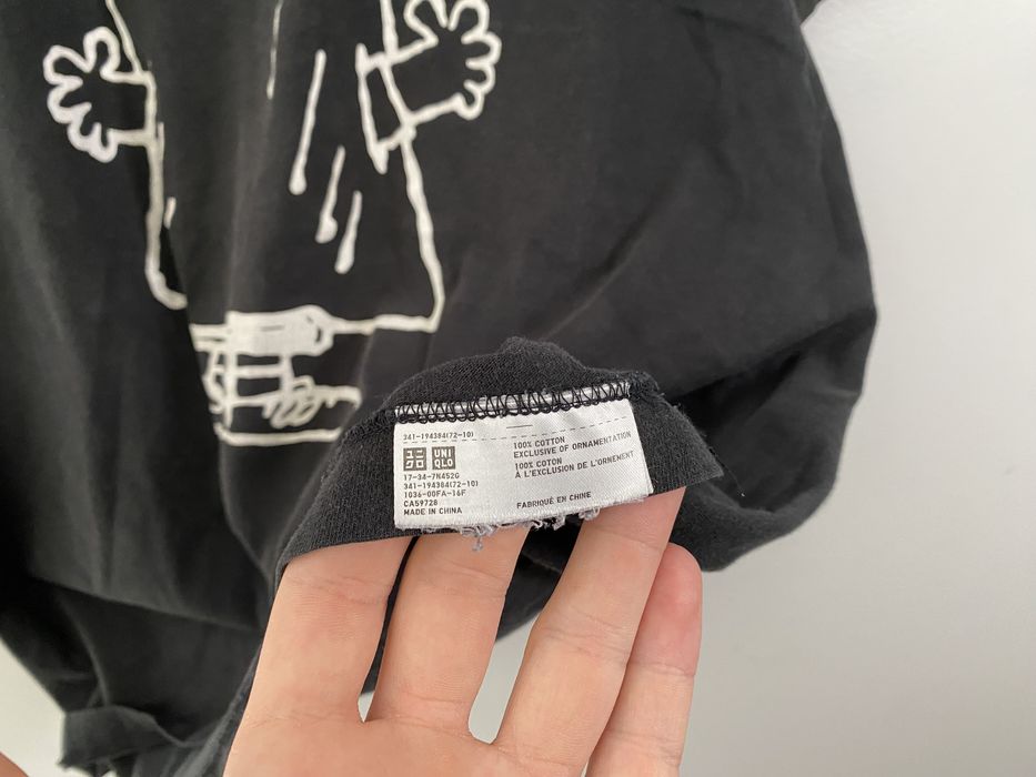 Uniqlo KAWS x Uniqlo x Peanuts Halloween Ghost tee black | Grailed