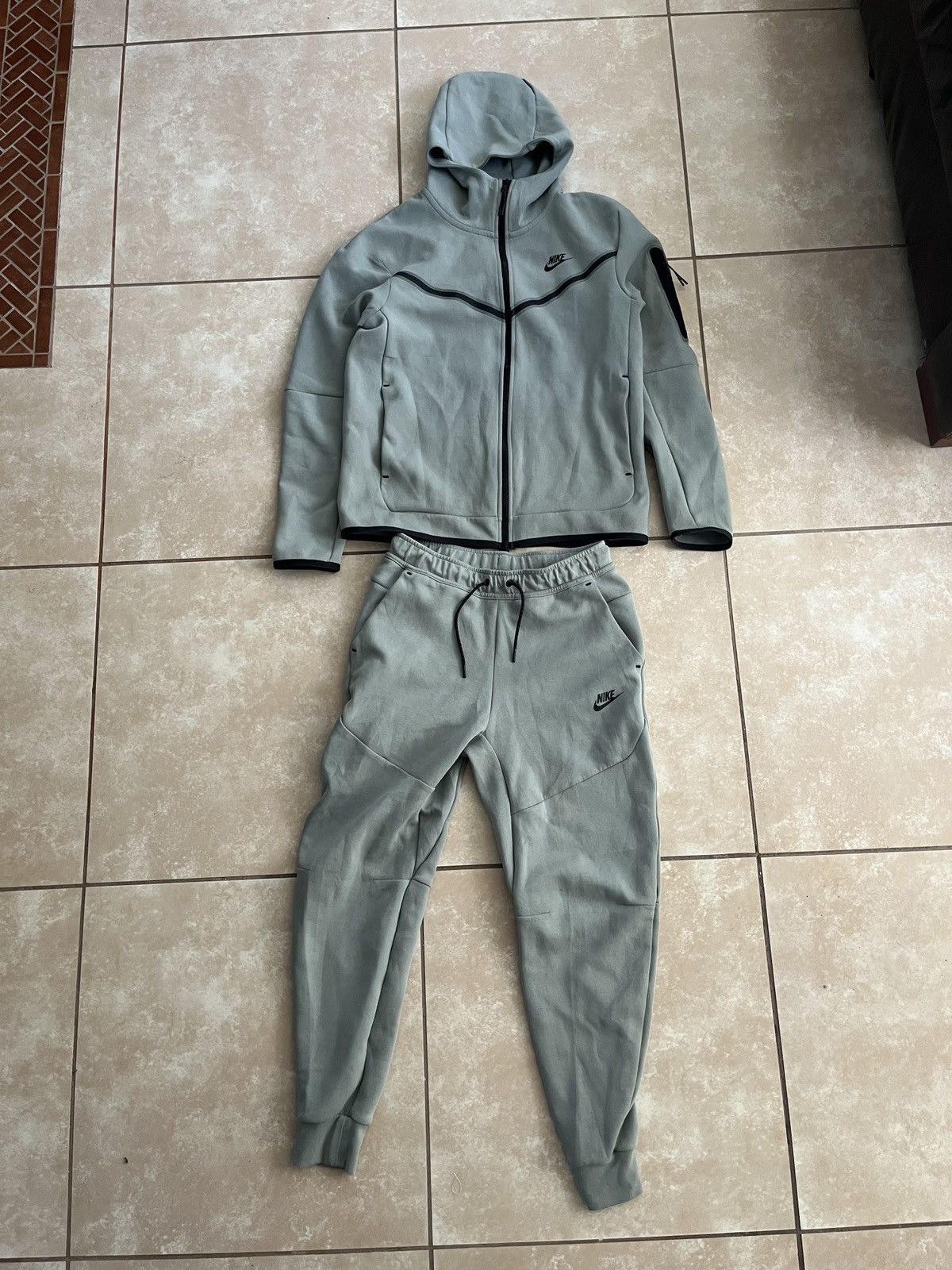 Nike × Streetwear Nike tech fleece tracksuit sage green | Grailed