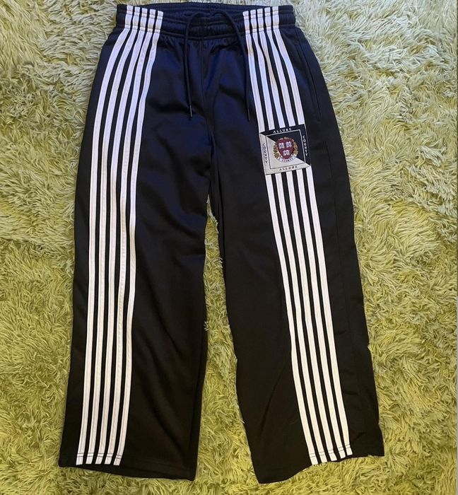 Streetwear Allure County Crest Sweatpants | Grailed