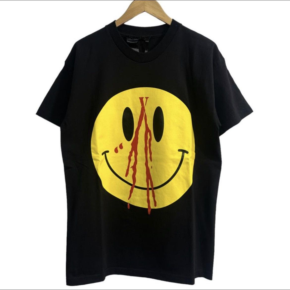 Vlone Vlone Vintage Gun shot Smile sampling Tee size L | Grailed