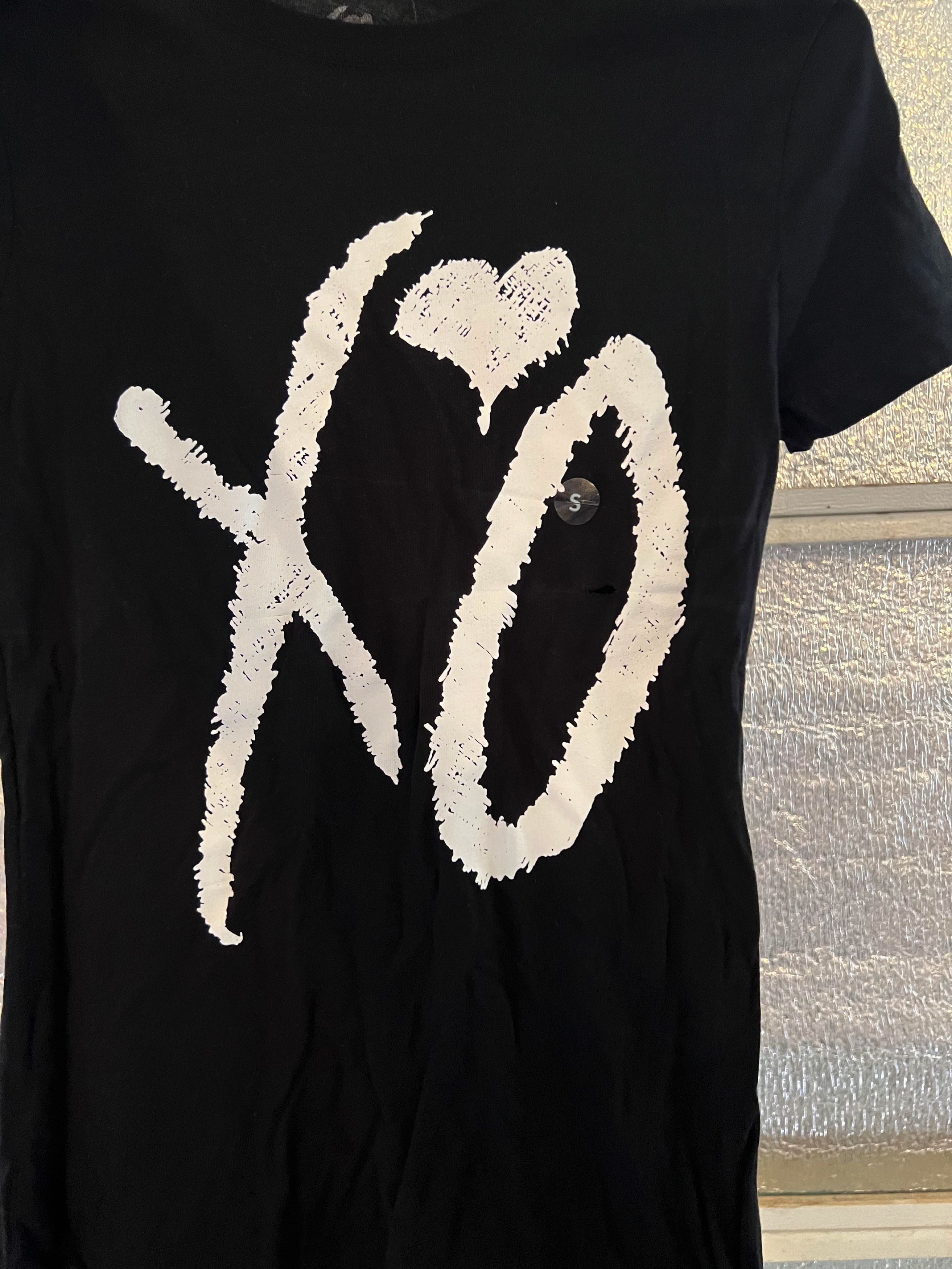 The Weeknd × XO The Weeknd Women XO tee (hole) size Small | Grailed