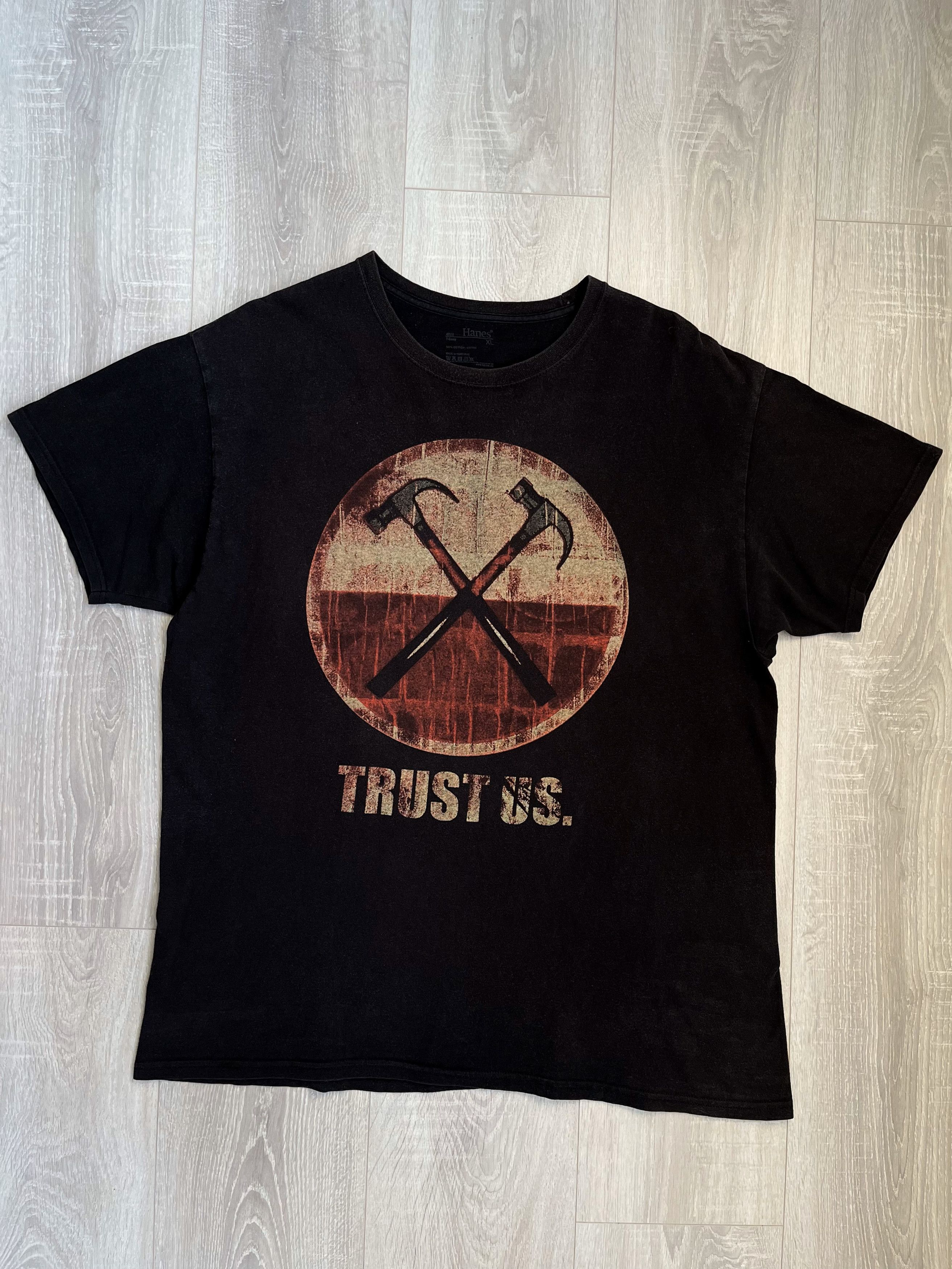 Band Tees × Pink Floyd × Streetwear Pink Floyd Trust US. T Shirt Roger Waters The Wall Live Tour ...