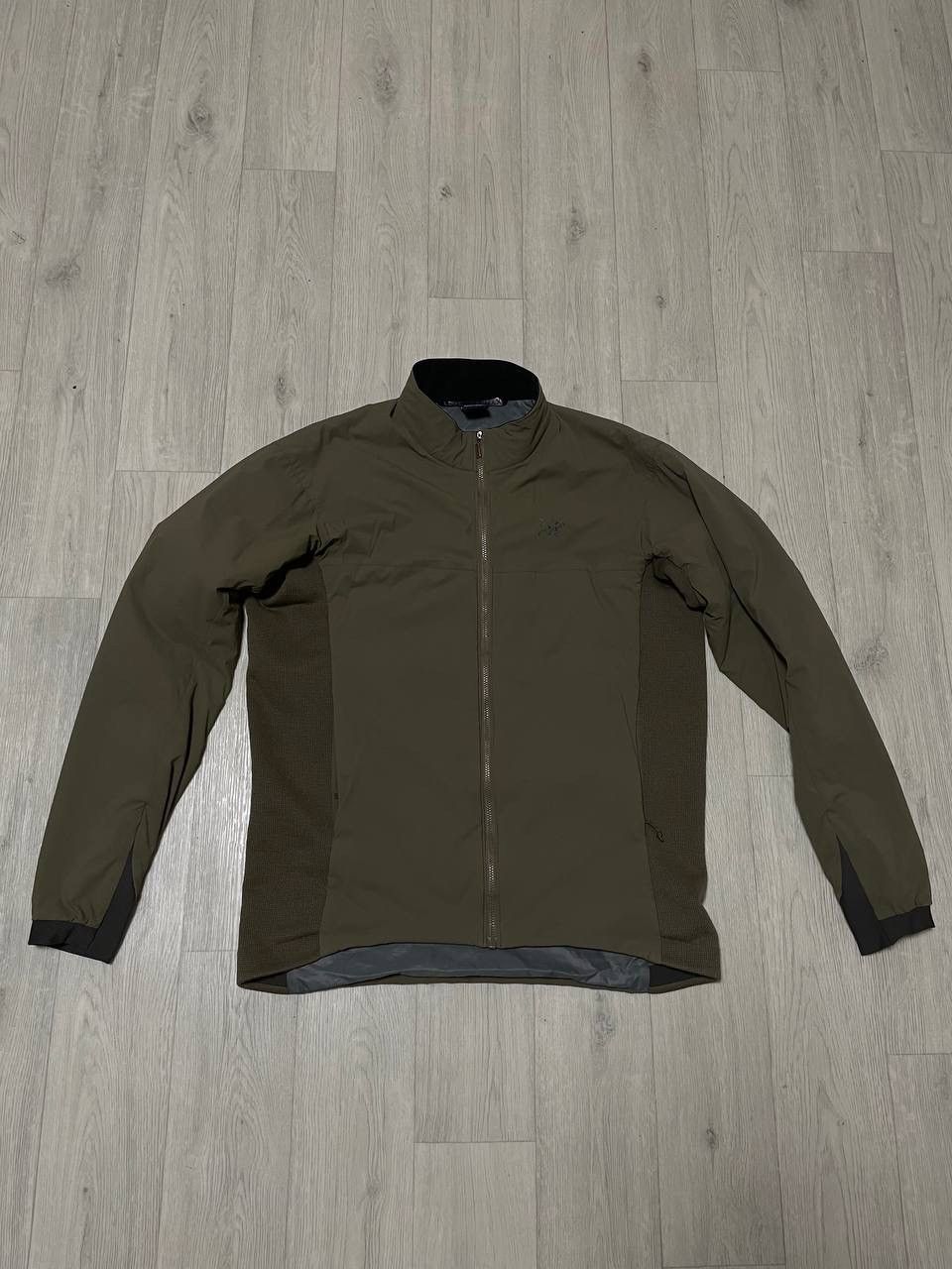 Arc'Teryx Arc’teryx Atom AR Light Jacket military | Grailed