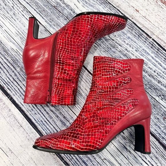 Vintage Vintage 90’s Bellini Red Snake Embossed Leather Square Toe H ...