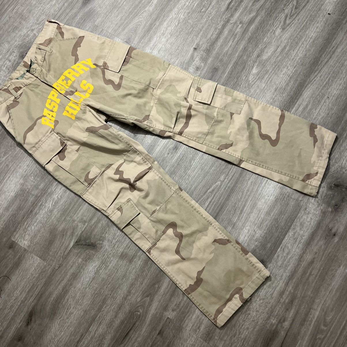 The GV Gallery GV Gallery Raspberry Hills Camo Cargo Pants Desert Camo ...
