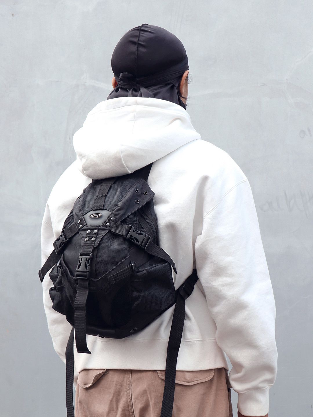 Vintage Oakley Mini Icon Backpack 1.0 Black - Y2K Bag | Vintage | Grailed