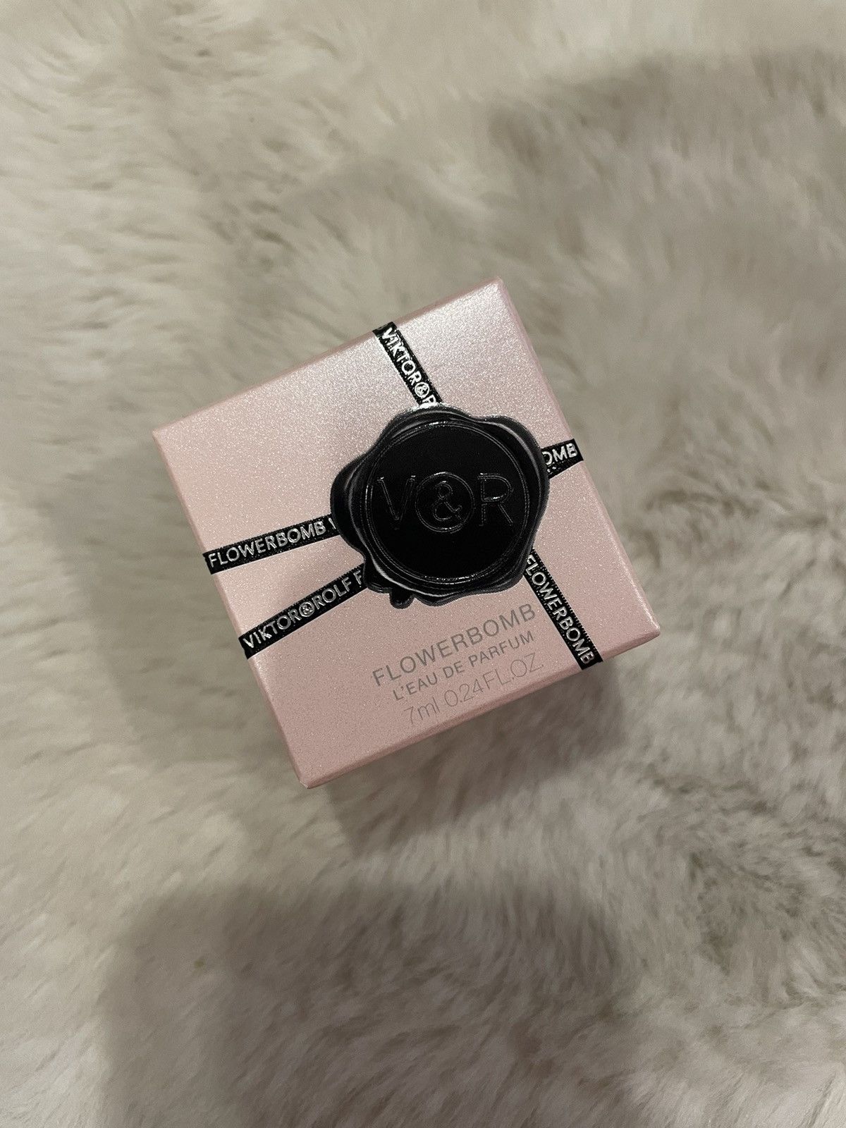 Viktor & Rolf Viktor&Rolf Flowerbomb Eau de Parfum | Grailed