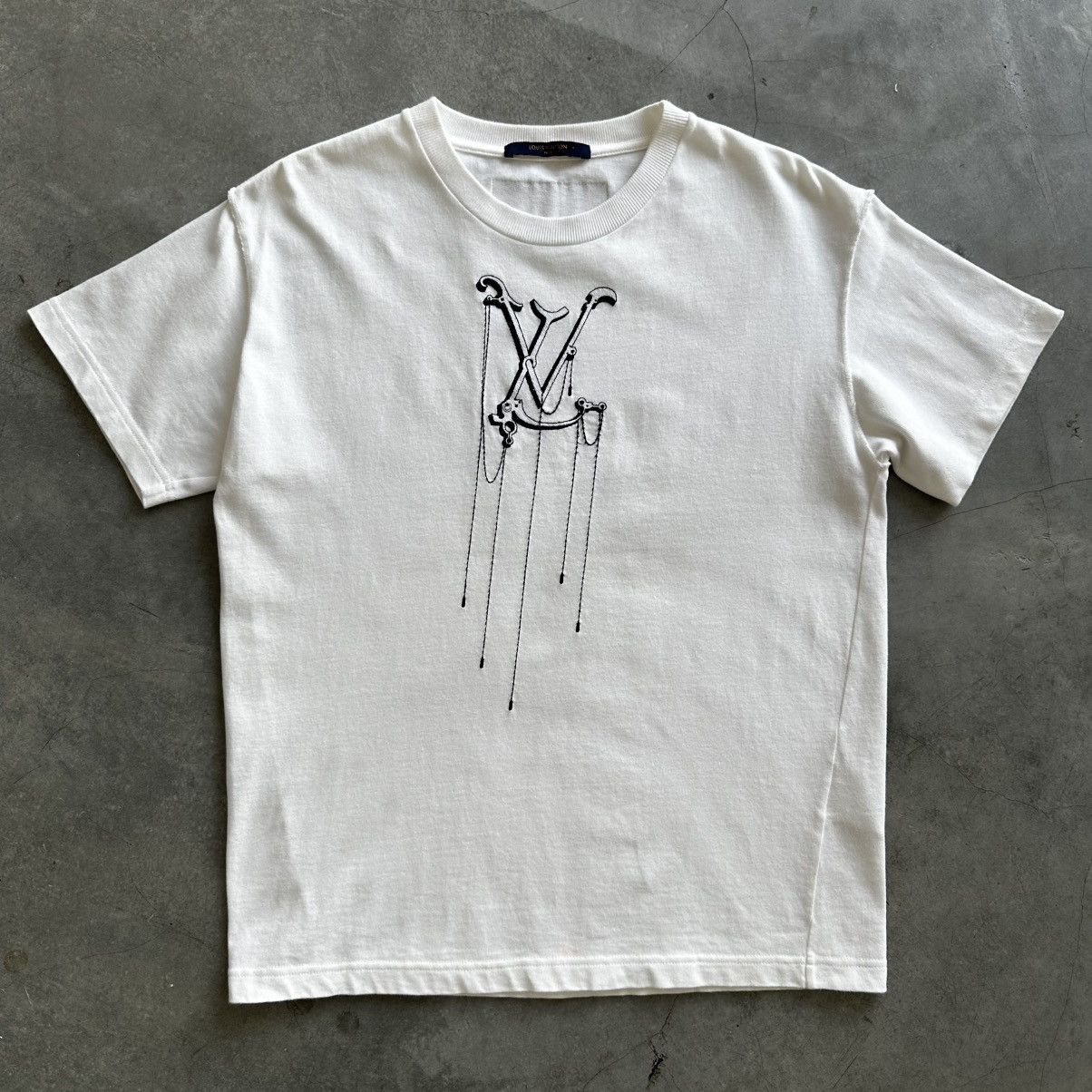 Louis Vuitton Louis Vuitton 2020 White LV Pendant Dripping Embroidery ...
