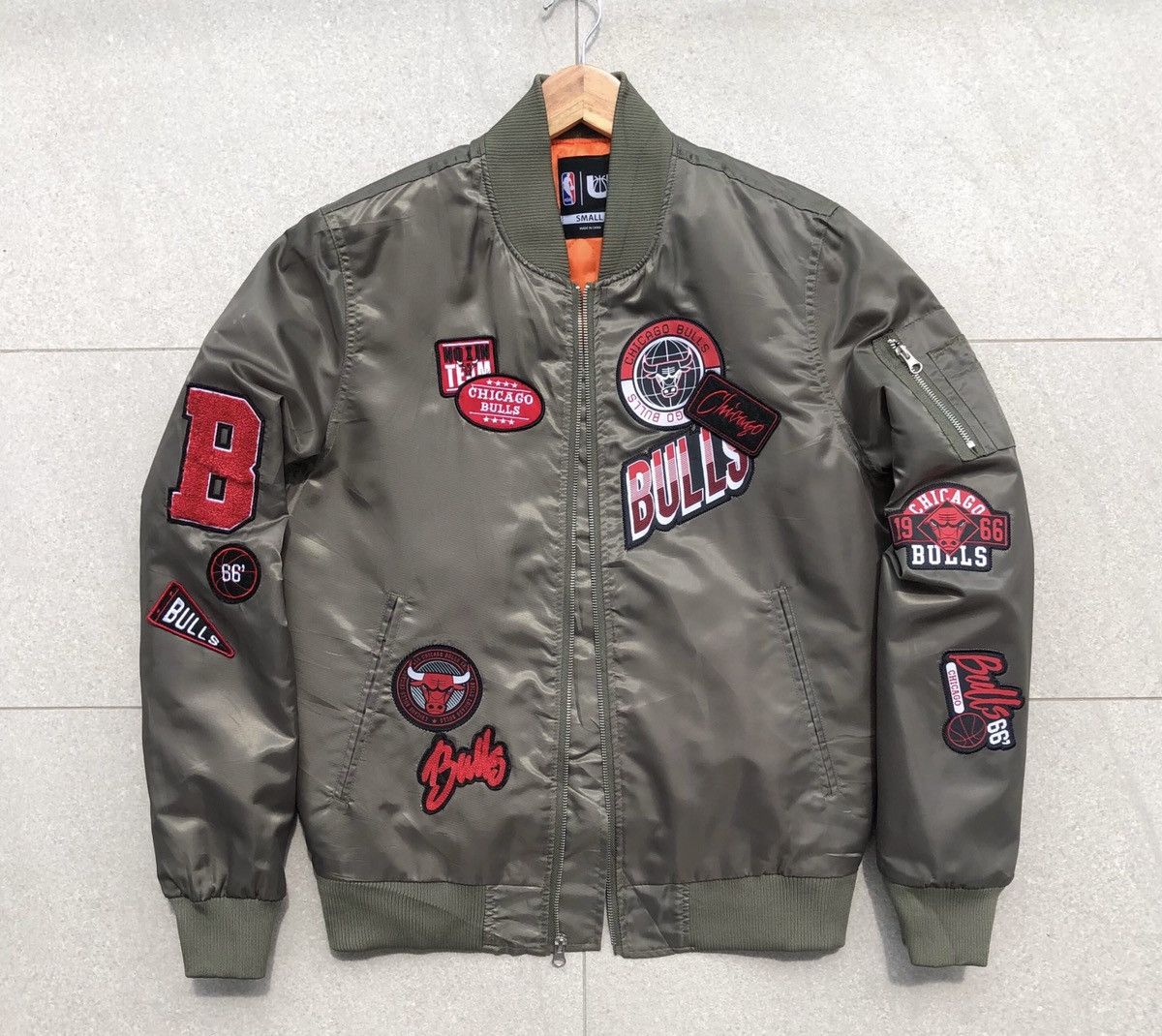 Bomber Jacket × Chicago Bulls × Vintage CHICAGO BULLS NBA Men Bomber ...
