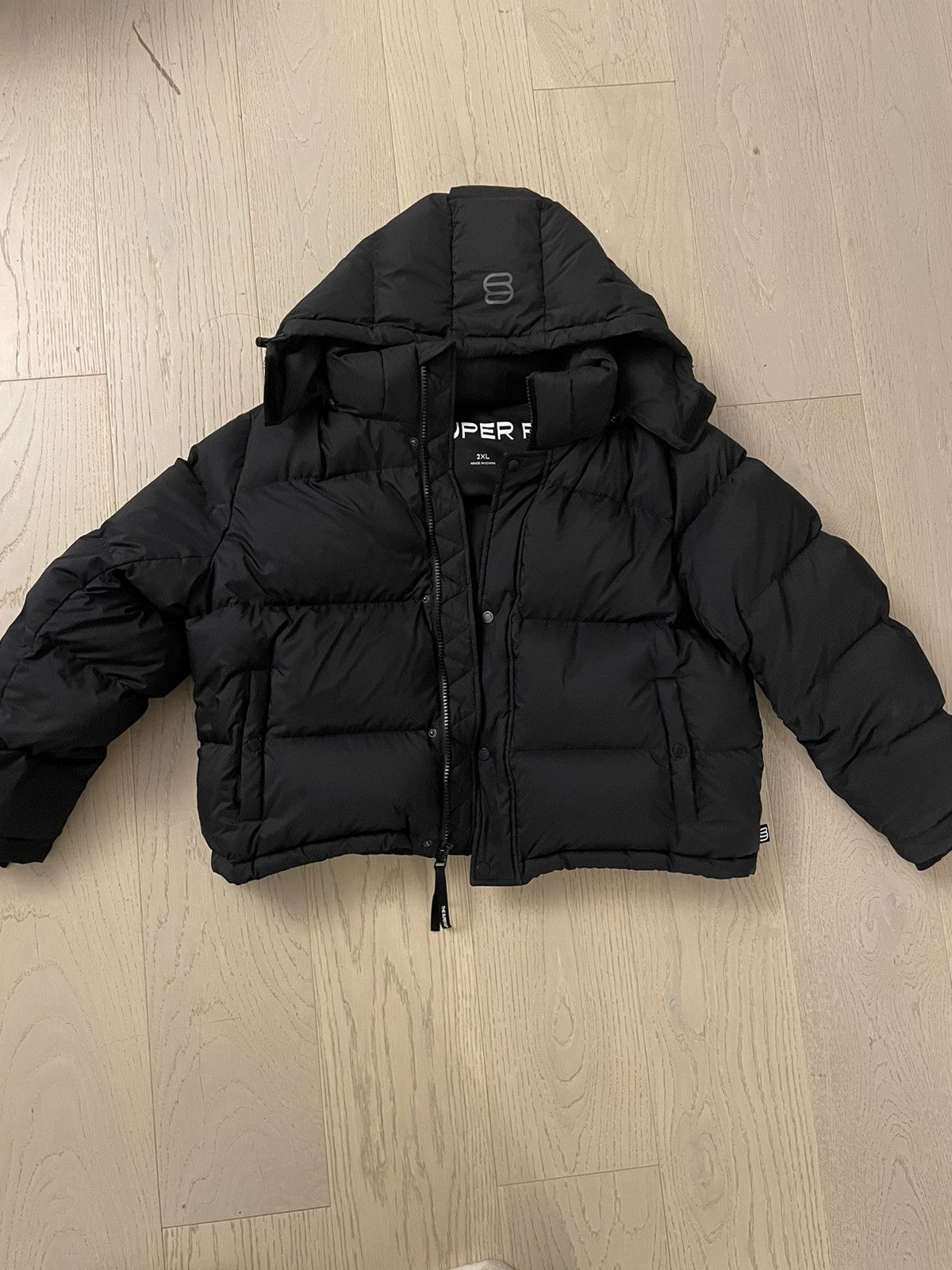 Aritzia Superpuff puffer cropped | Grailed